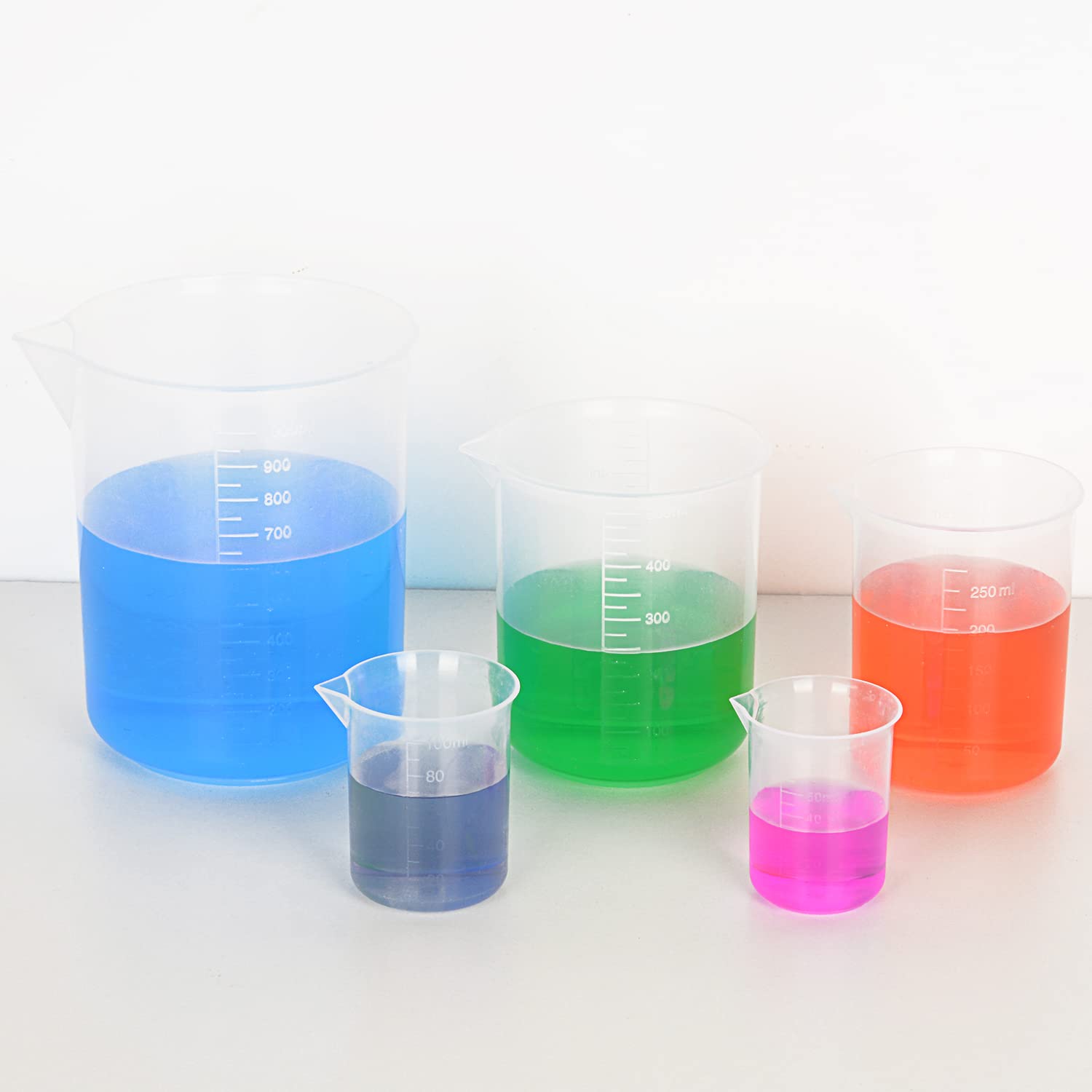 stonylab Plastic Beaker Set, Clear Plastic Graduated Beaker with Pouring Spout Measuring Beaker Set Liquid Cup Container in 5 Sizes, 50 ml/100 ml/250 ml/500 ml/1000 ml (1 L), Combo Pack