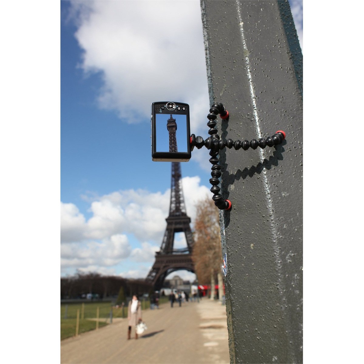 Joby Magnetic Tripod with Universal Smartphone Tripod Mount Adapter for Point and Shoot, Compact System Cameras, Action Cameras and Smartphones