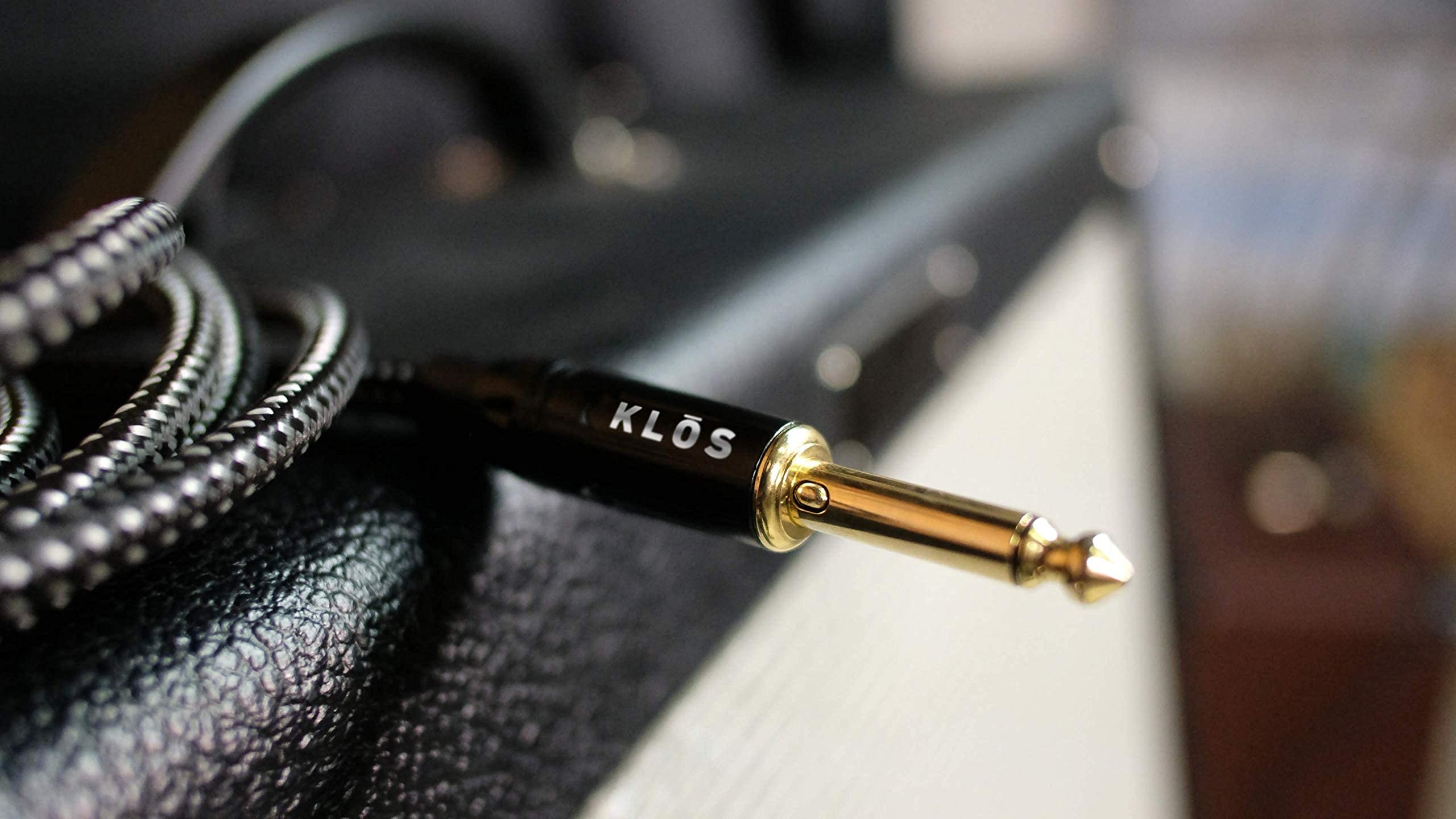 KLŌS 20' Straight to Straight Silent Cable and Black Carbon Fiber Travel Acoustic Guitar Kit Bundle
