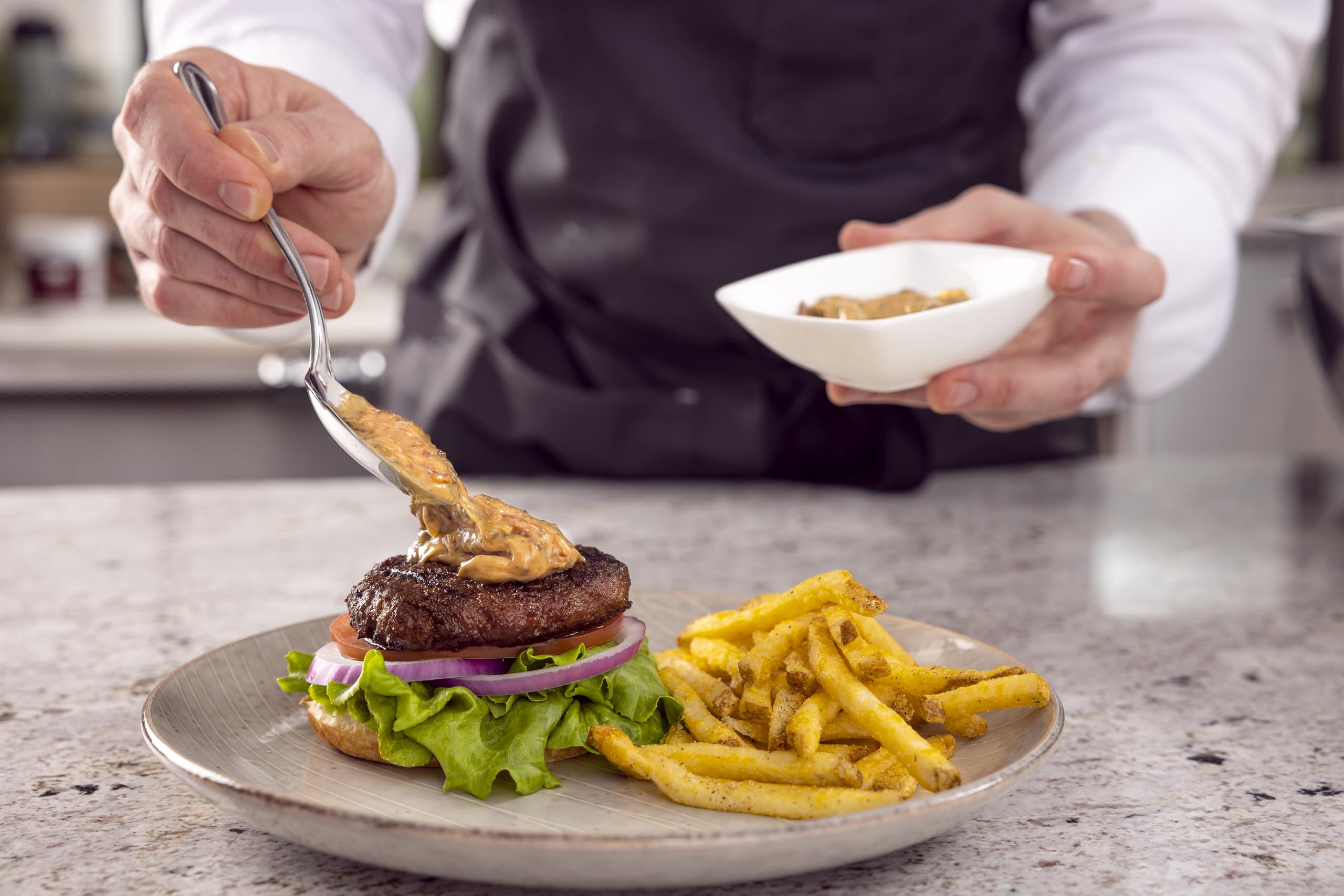 Minor's Beef Base and Stock, Great for Soups and Sauces, 0 Grams Trans Fat, No Added MSG, 16 oz