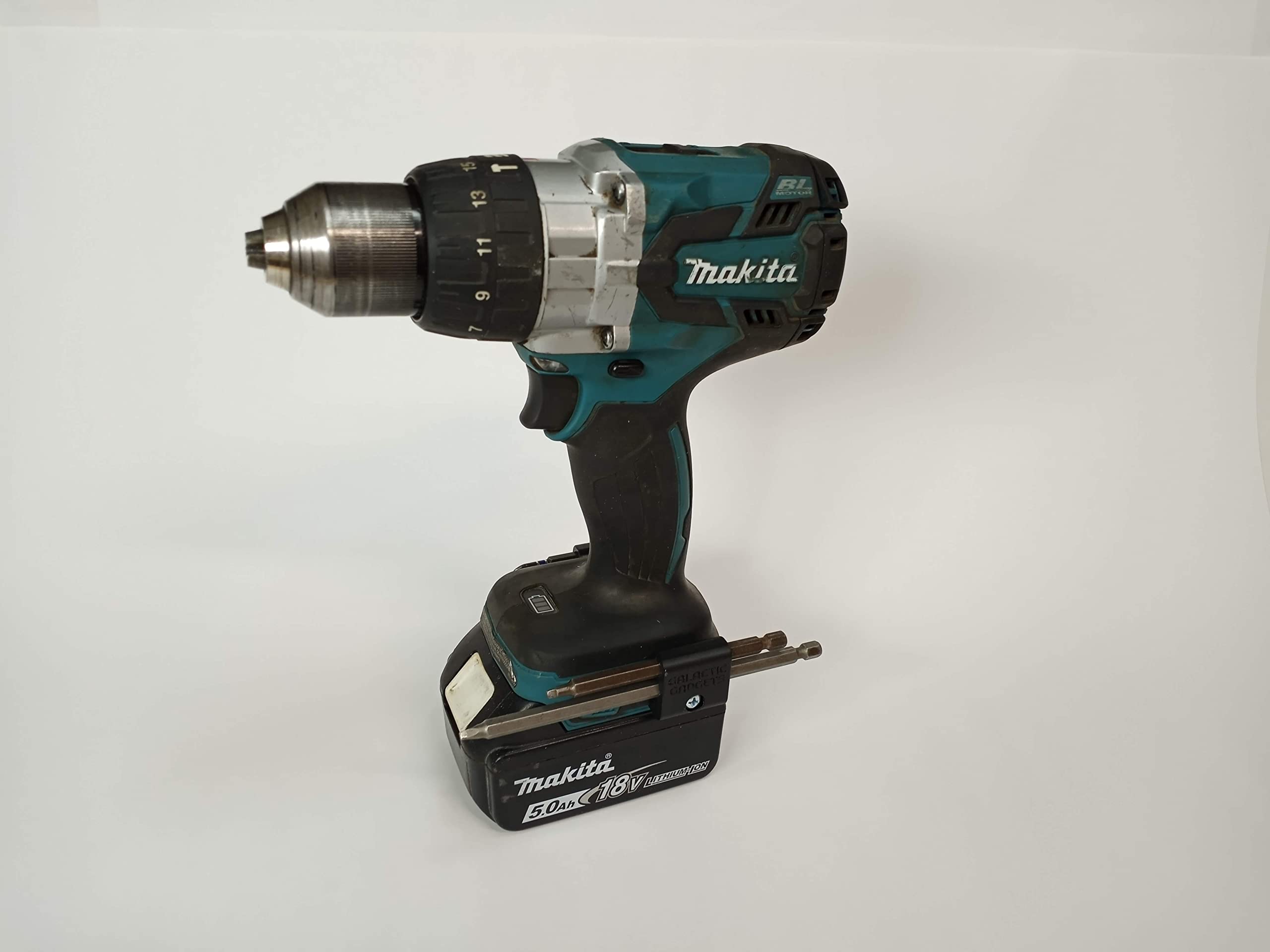 Side Mounted MAGNETIC Bit Holder for Makita 18V, Ryobi 18V, Ridgid or Bosch - Drills, Drivers, Impacts (Black) - Galactic Gadgets