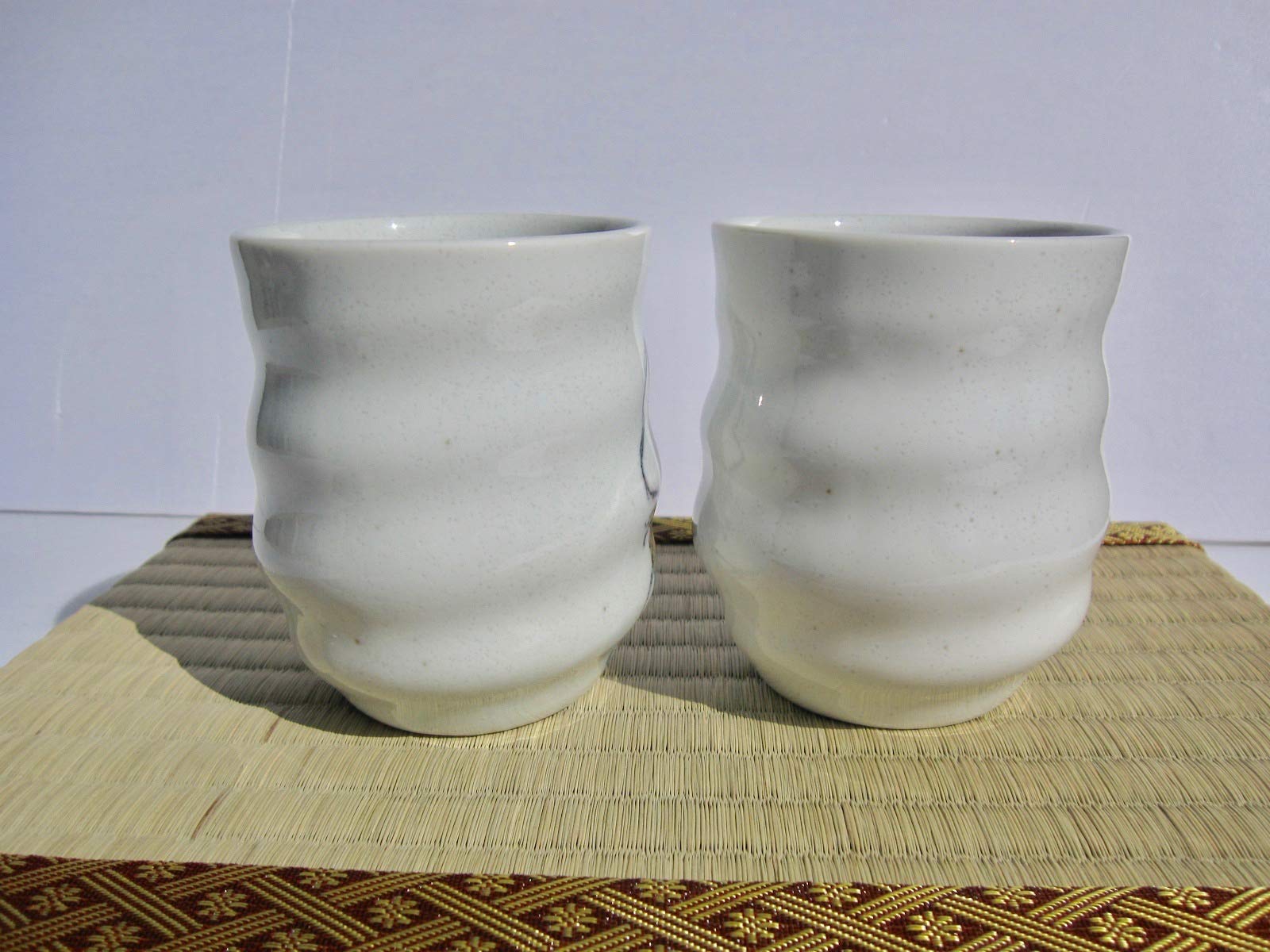 Mino Ware Japanese Sushi Yunomi Tea cups 9.47 Onces Authentic Dragon Red and Blue for Hot Green Tea Matcha Tea Bancha Set of 2 from Japan