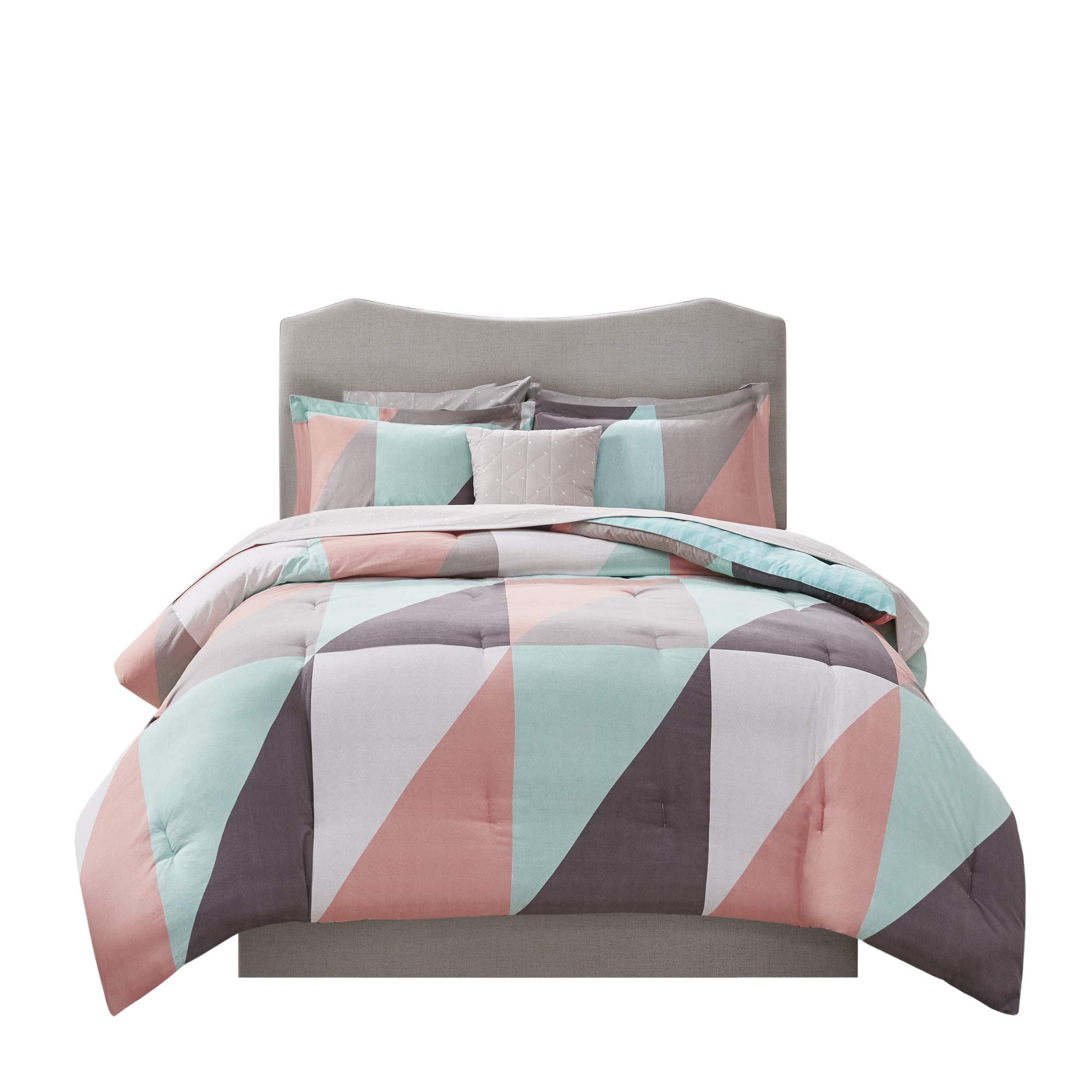 Madison Park Essential Madeline Cozy Bed in A Bag Comforter with Bonus 2 Complete Sheet Set, Jacquard Medallion Damask Design, All Season Cover, Decorative Pillow, Queen(90"x90"), Purple