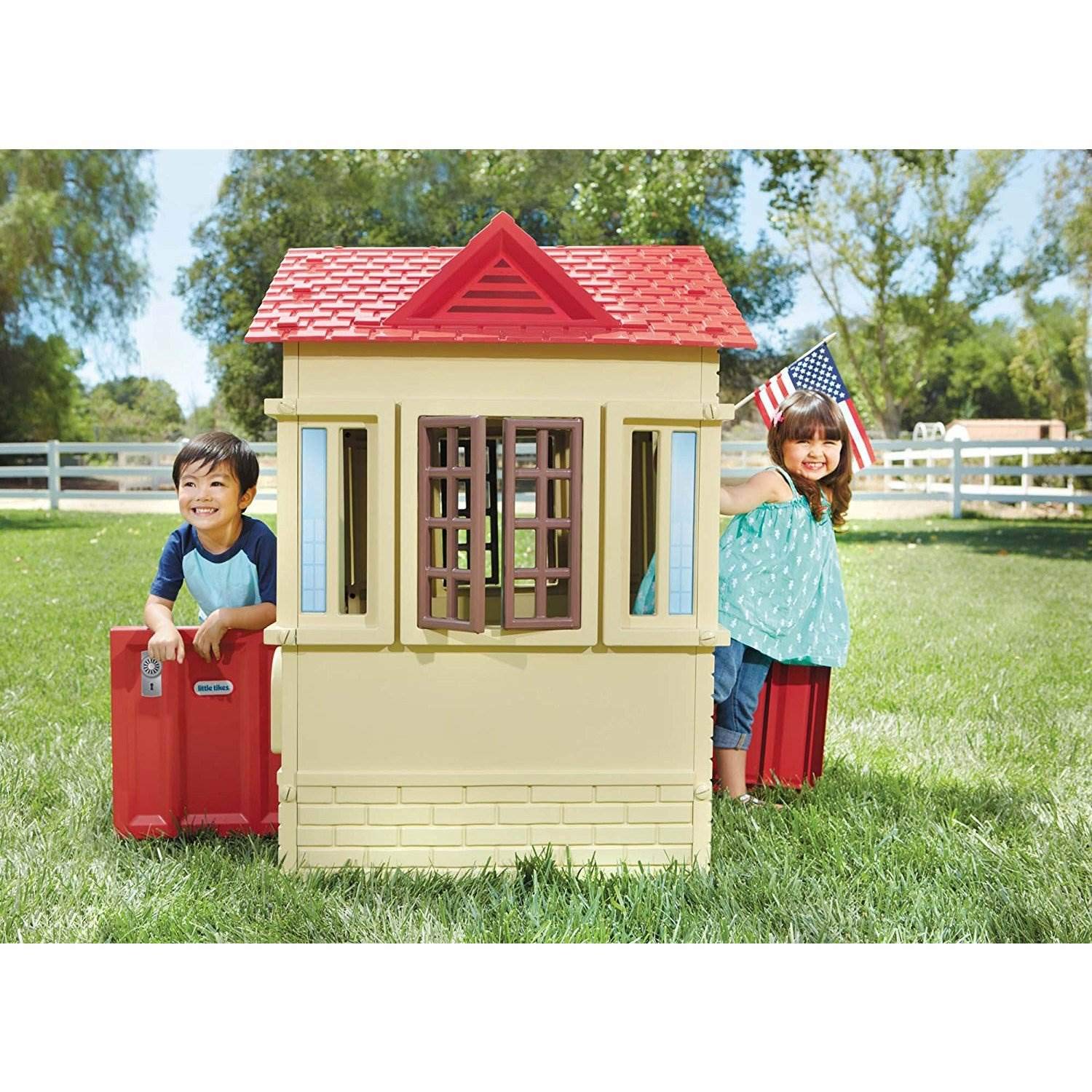 Little Tikes Cape Cottage, Tan