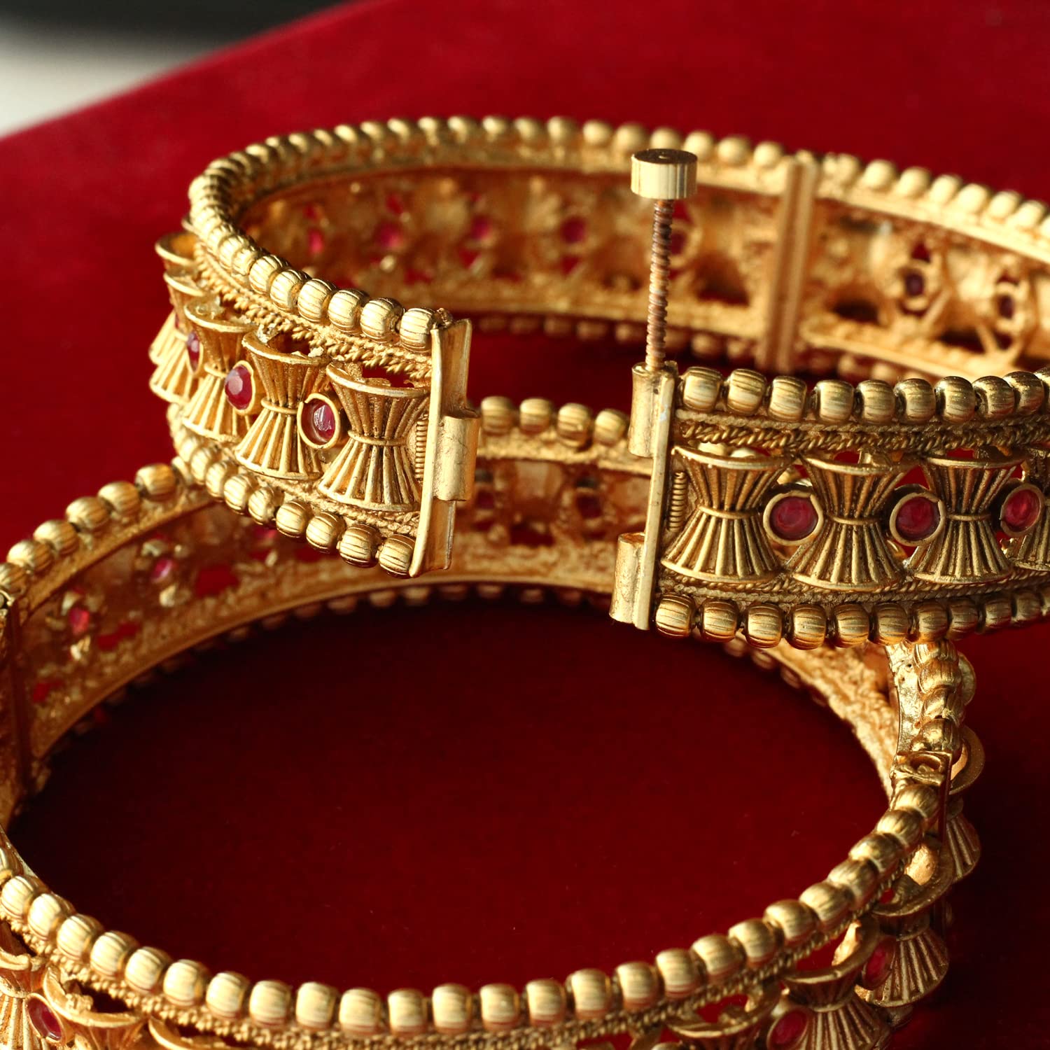 SANARA Indian Traditional 2 Pcs Polki Ruby Bangle Bracelets Set Wedding & Partywear Designer Matching Costume Jewelry (Red, 2.6)