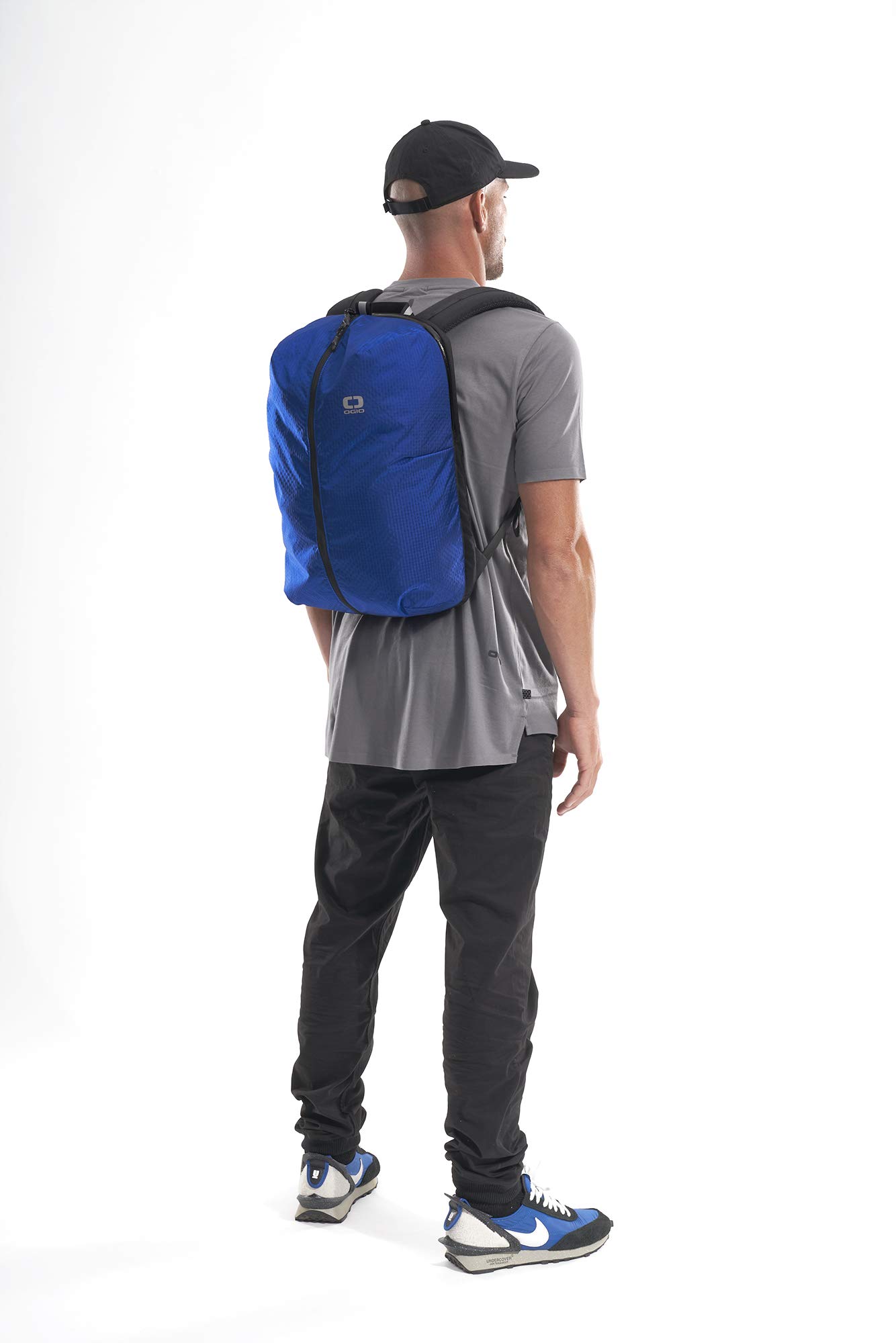 OGIO FUSE Lightweight Backpack (20 Liter, Black, Zip Top)