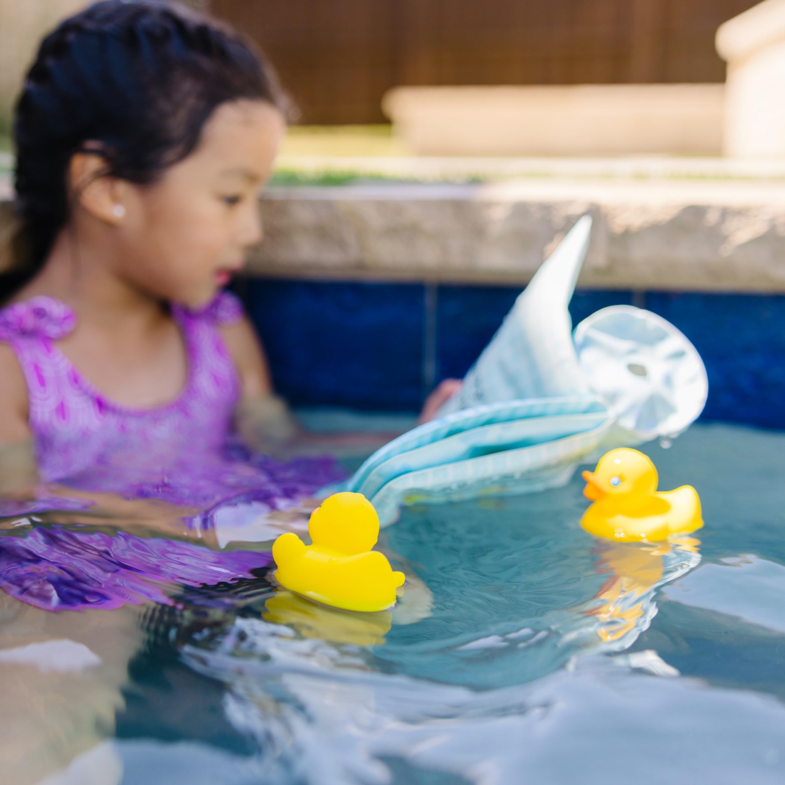 Melissa & Doug Children's Book - Float-Alongs: Three Little Duckies (Bath Book + 3 Floating Duck Toys)