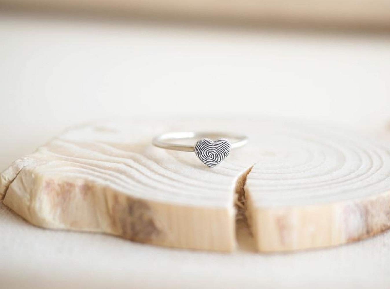 Molywoo Personalized Fingerprint Rings for Women Tiny Dainty Fingerprint Heart Ring Customized Jewelry for Mother Gift (7)