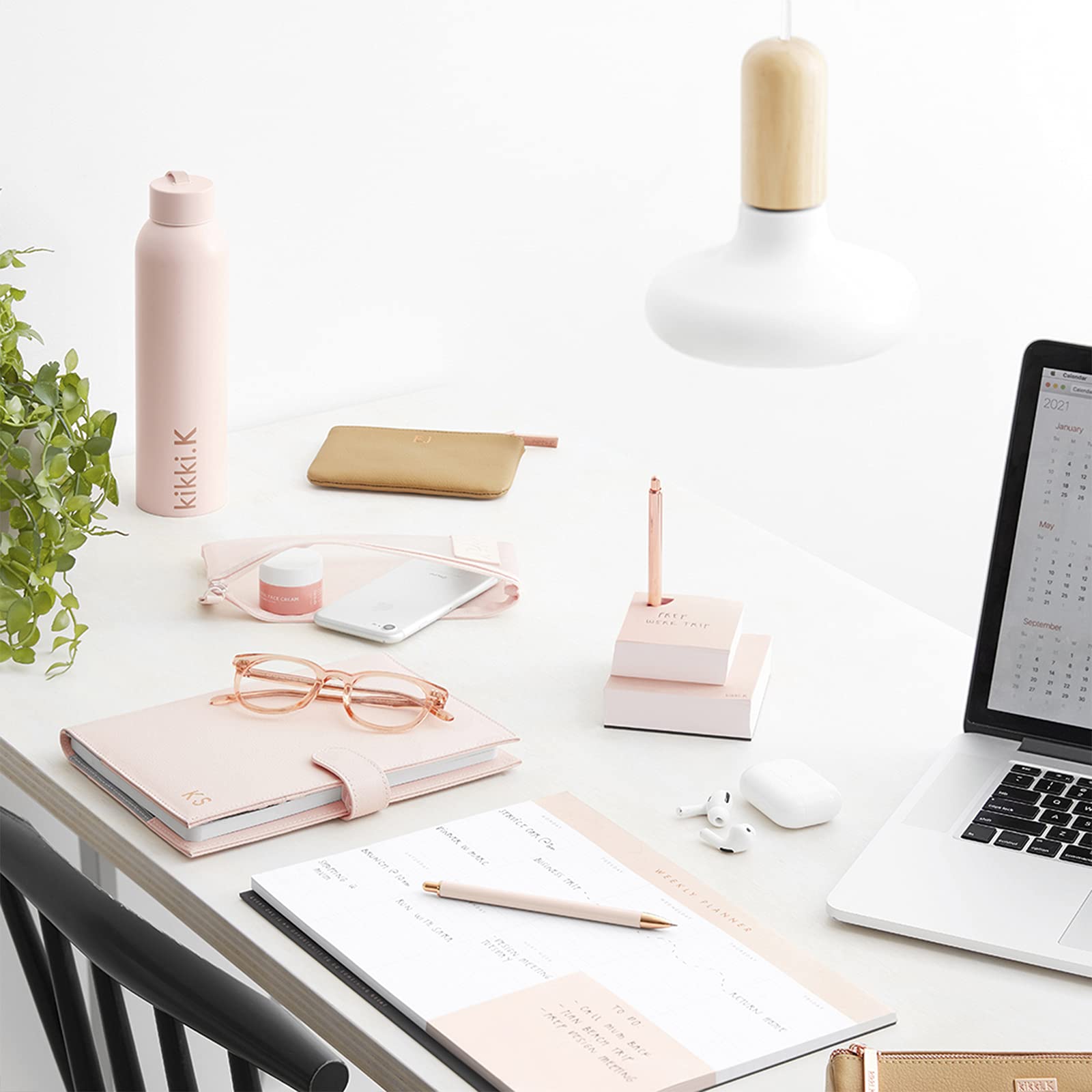 Notepad Cube in Blush. Never Miss an Important Memo. Two Sizes, Tear Off Design with Pen Holder cut into each sheet. 200 Sheets Per Pad. Measures 3.54" x 3.94" x 1.97" by kikki.K.