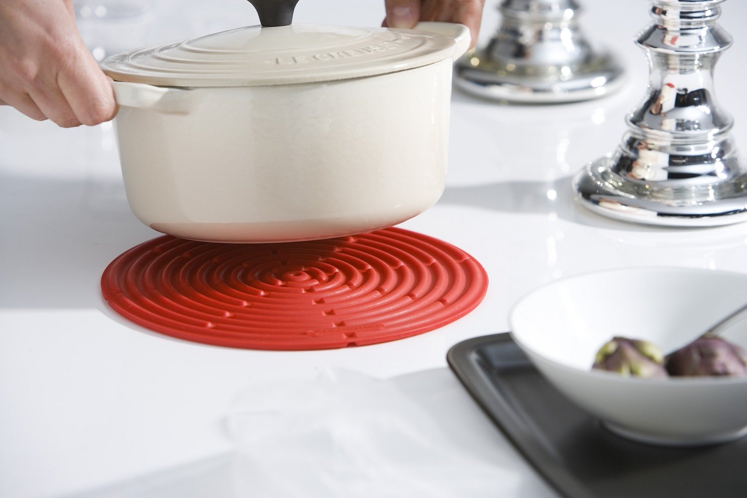 Le Creuset 2-3/4-Quart Round French Oven, Dune