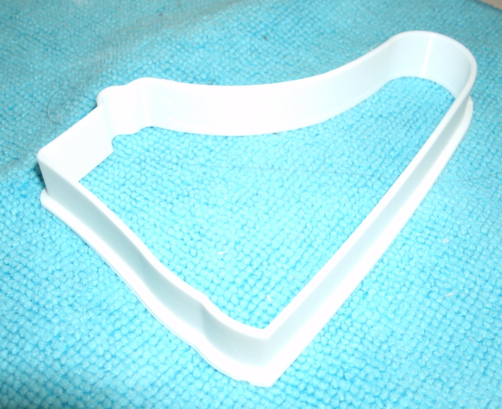 SHOES OUTLINE SNEAKERS SKATING SPORTS COOKIE CUTTER BAKING TOOL USA PR668