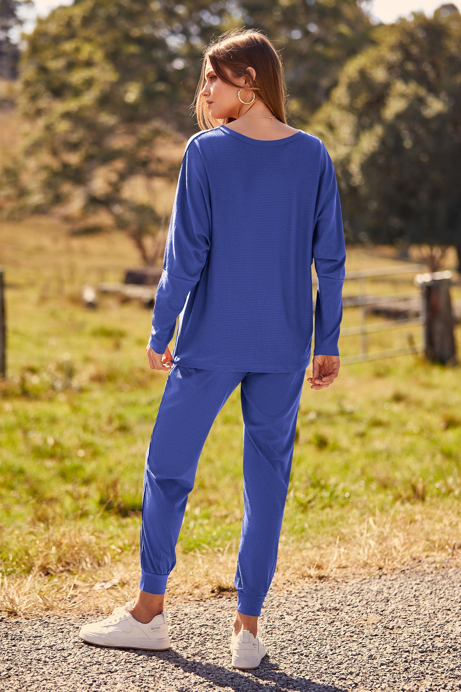 PRETTYGARDEN Women's 2024 Fall Fashion Outfits 2 Piece Sweatsuit Solid Color Long Sleeve Pullover Long Pants (Blue,Medium)