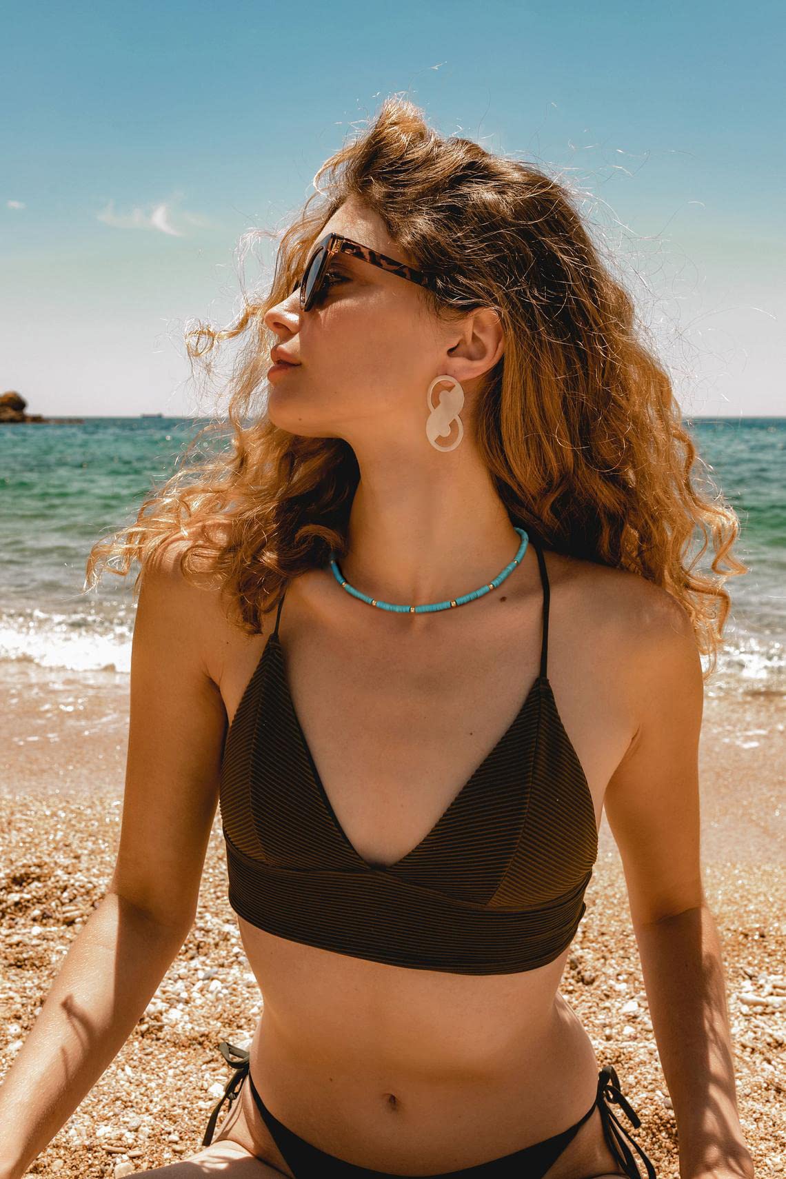 POTESSA Turquoise Beaded Choker Necklace for Women Tiny Boho Hawaiian Seed Bead Beach Necklace Jewelry