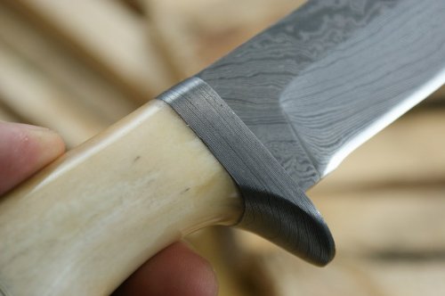 Knife King Premium "Angelo Bianco Damascus Handmade Hunting Knife. Comes with a sheath.
