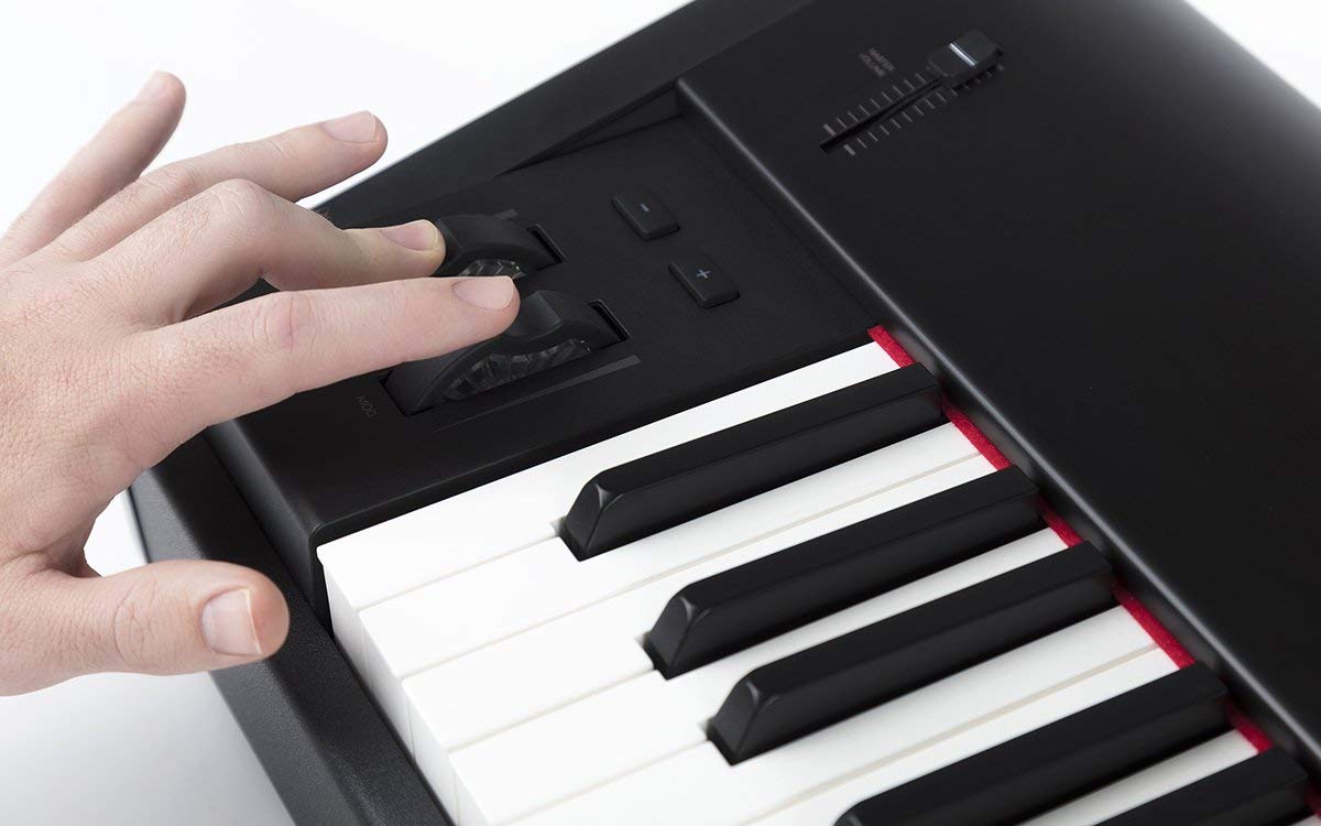 M-Audio Hammer 88 | 88-Key Hammer-Action USB MIDI Keyboard Controller (Renewed)