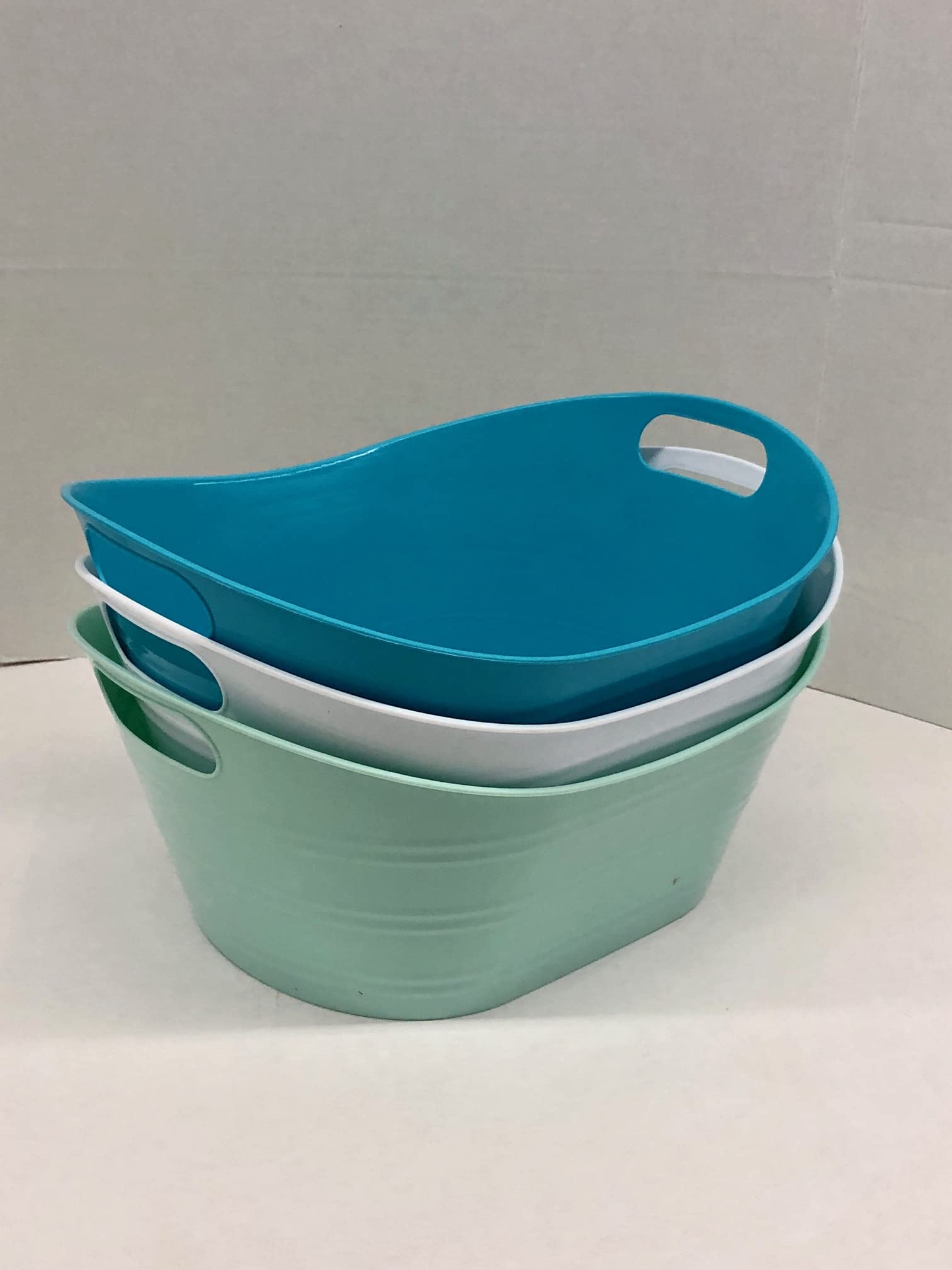 Set of 3 Flexible Oval Beverage Chilling Party Tubs with Handle 14.25x11x6.3, Multicolor