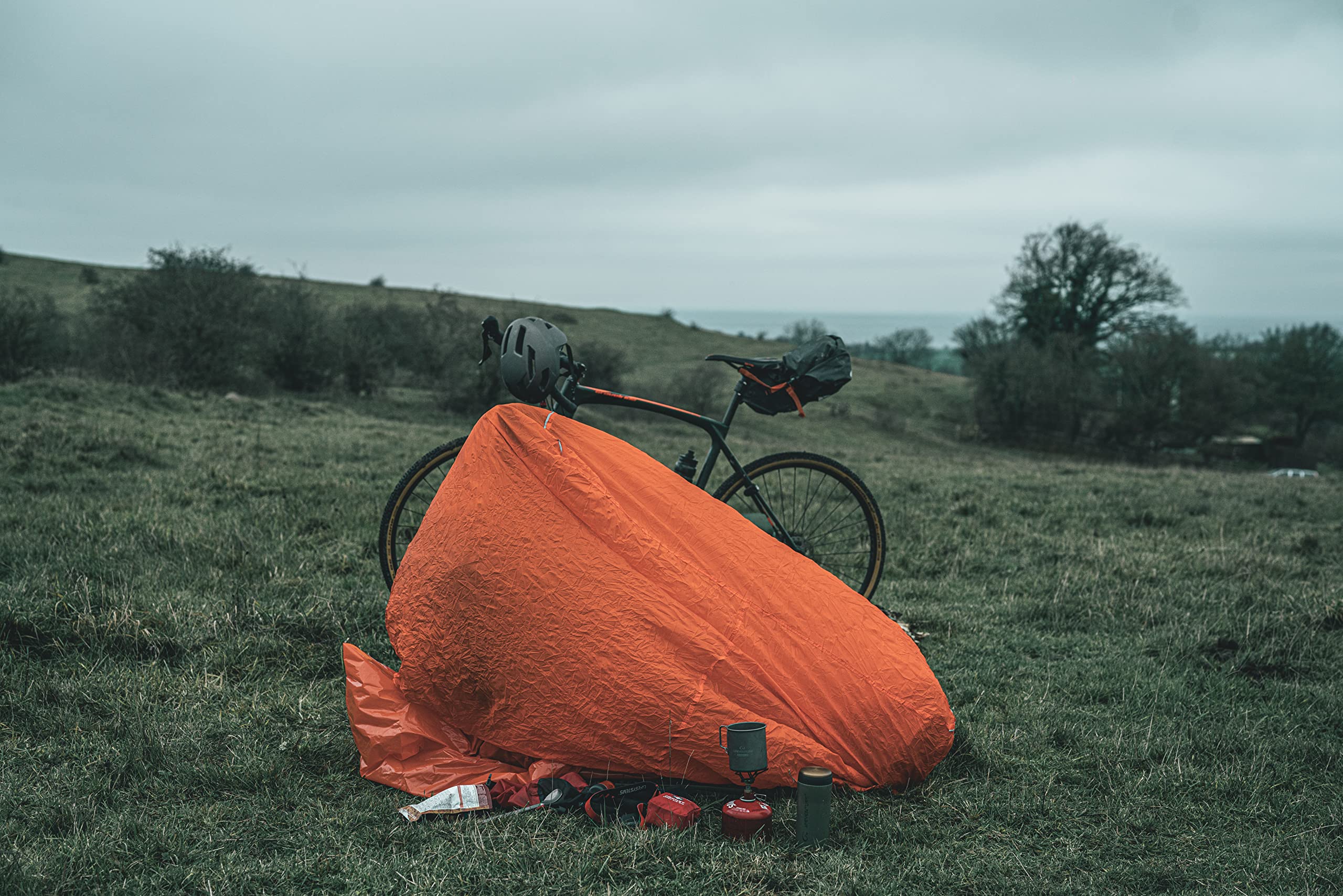 LIFESYSTEMS OUTDOOR SURVIVAL SHELTER (2 PERSONS) by Life Systems