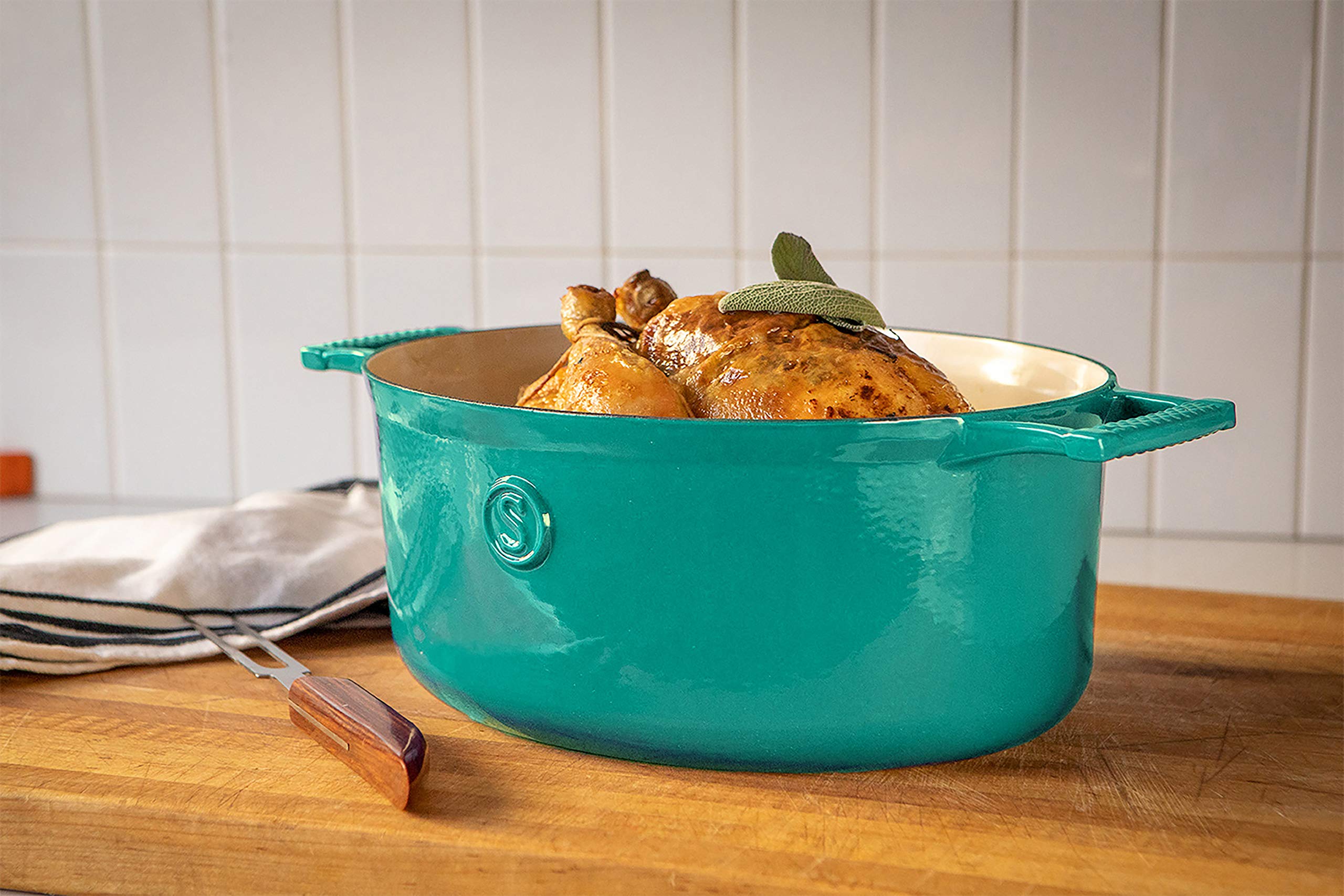 SAVEUR SELECTS Enameled Cast Iron 6-Quart Oval Roaster with Stainless Steel Lid, Saveur Blue, Voyage Series