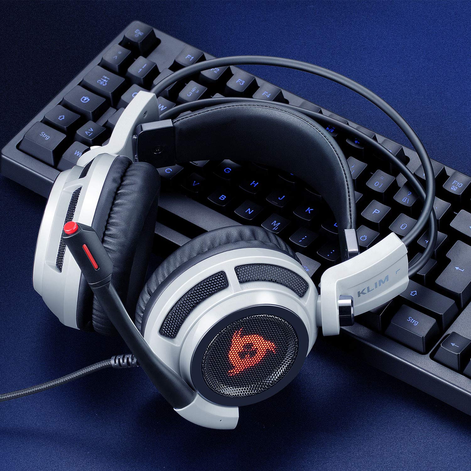 Klim Puma - USB Gamer Headset with Mic - 7.1 Surround Sound Audio - Integrated Vibrations - Perfect for PC and PS4 Gaming - New Version - White