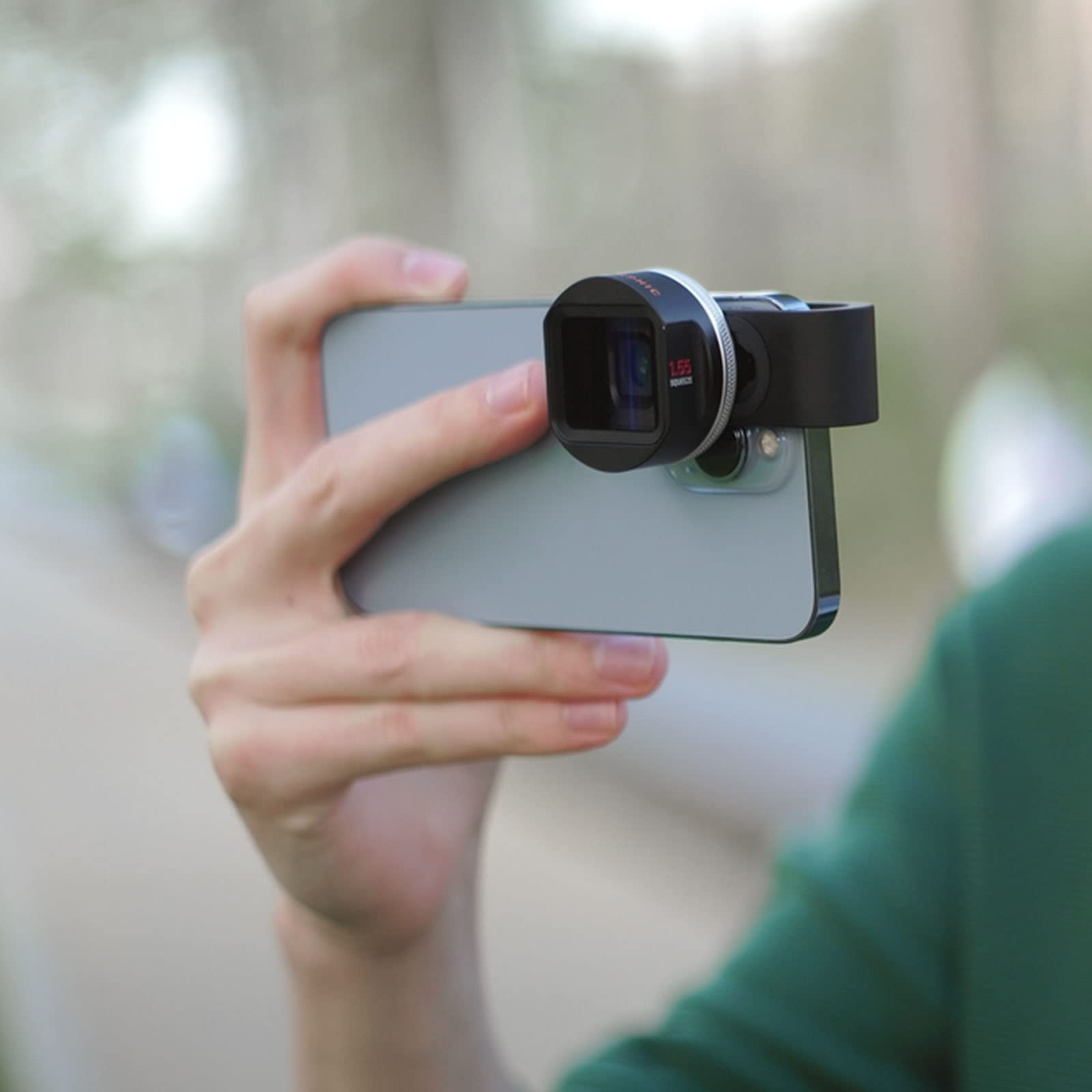 SmallRig 1.55XT Anamorphic Lens For Cinematic Filmmaking, 2.76:1 Widescreen Ratio Imaging and Blue Flares Lens for iPhone 14 13 12 and Android Phone by FilMic Pro App (3578)