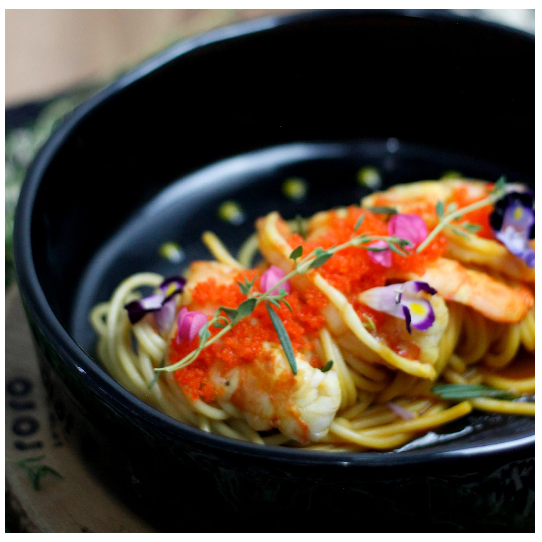 roro Ceramic Stoneware Hand-Molded Glossy Black 8 inch large Salad or Pasta Bowl | Pet Friendly