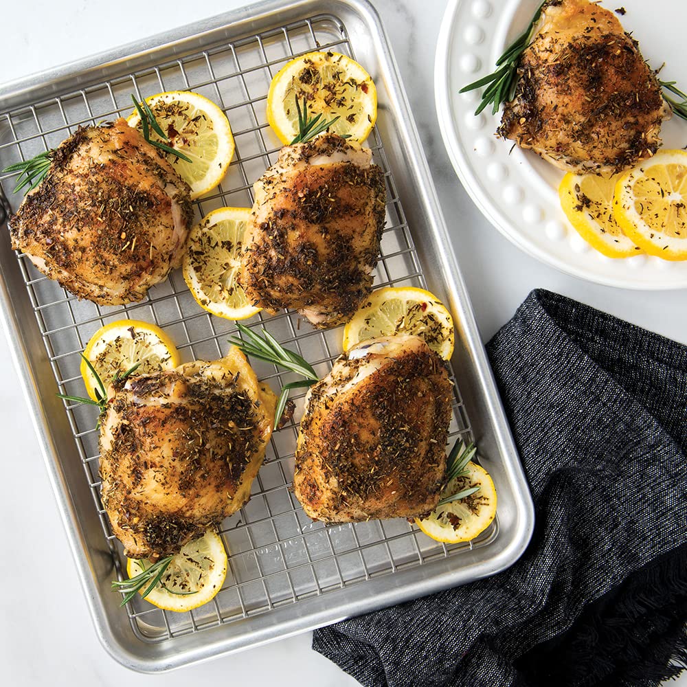 Nordic Ware NaturalsĀ® Quarter Sheet with Oven-Safe Nonstick Grid