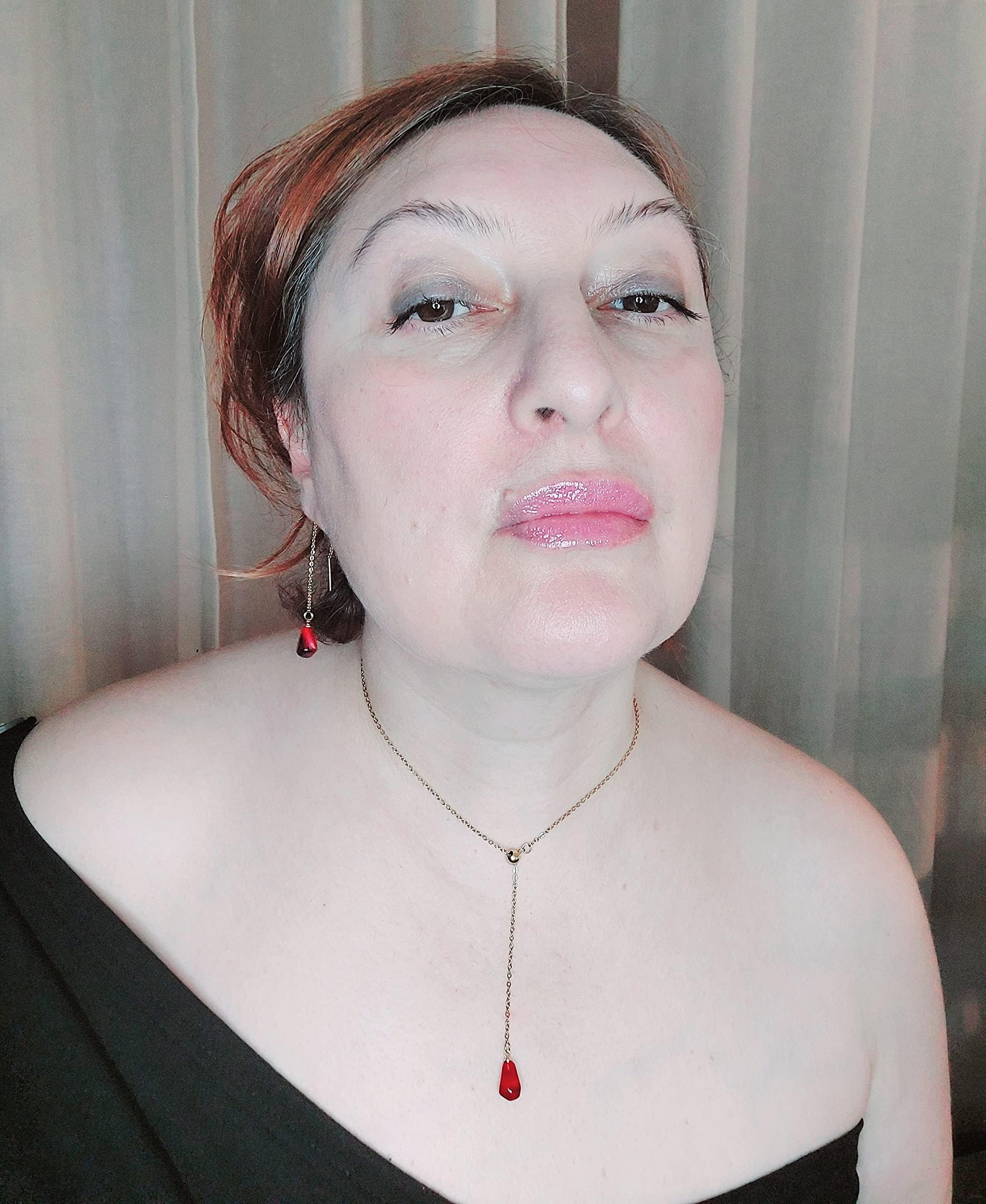 Pomegranate seed jewelry (Gold earrings)
