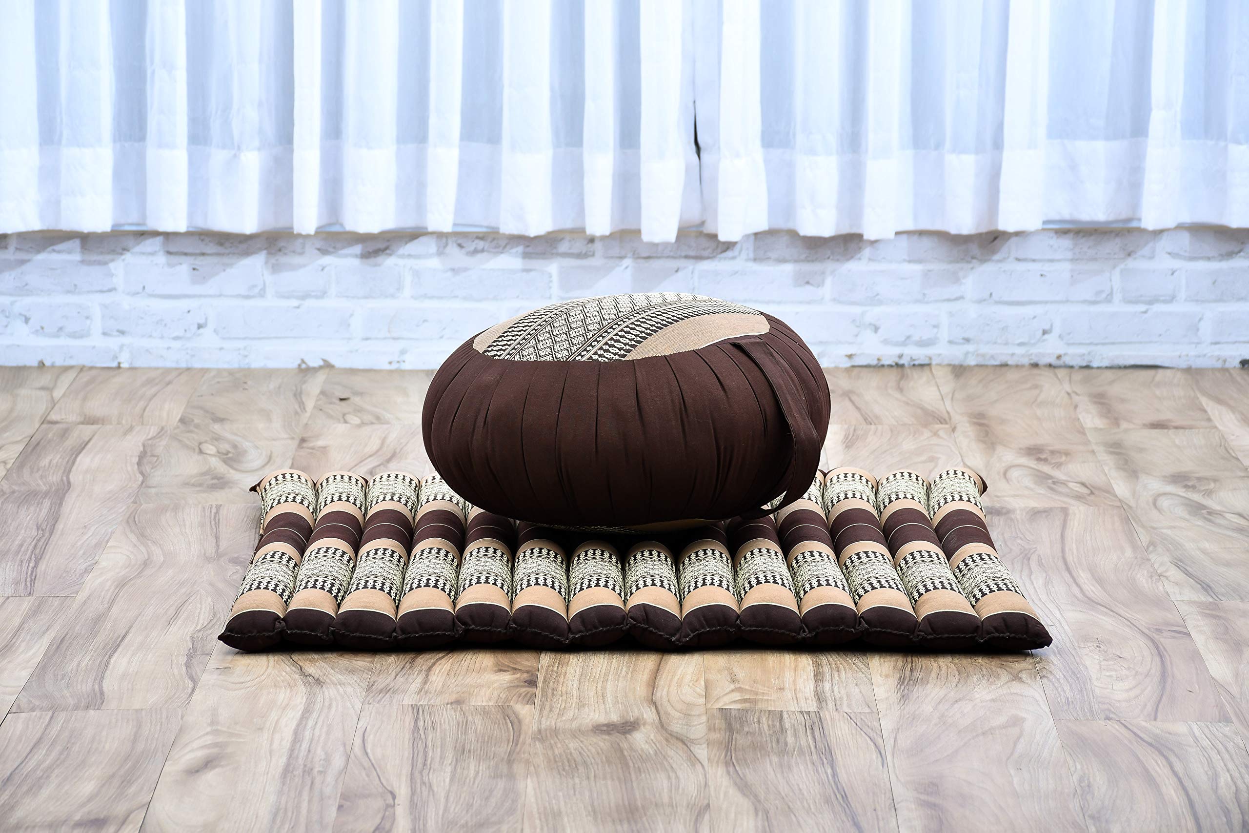 Leewadee Meditation Cushion Set – 1 Round Zafu Yoga Pillow and 1 Square Roll-Up Zabuton Mat Filled with Eco-Friendly Kapok, Brown