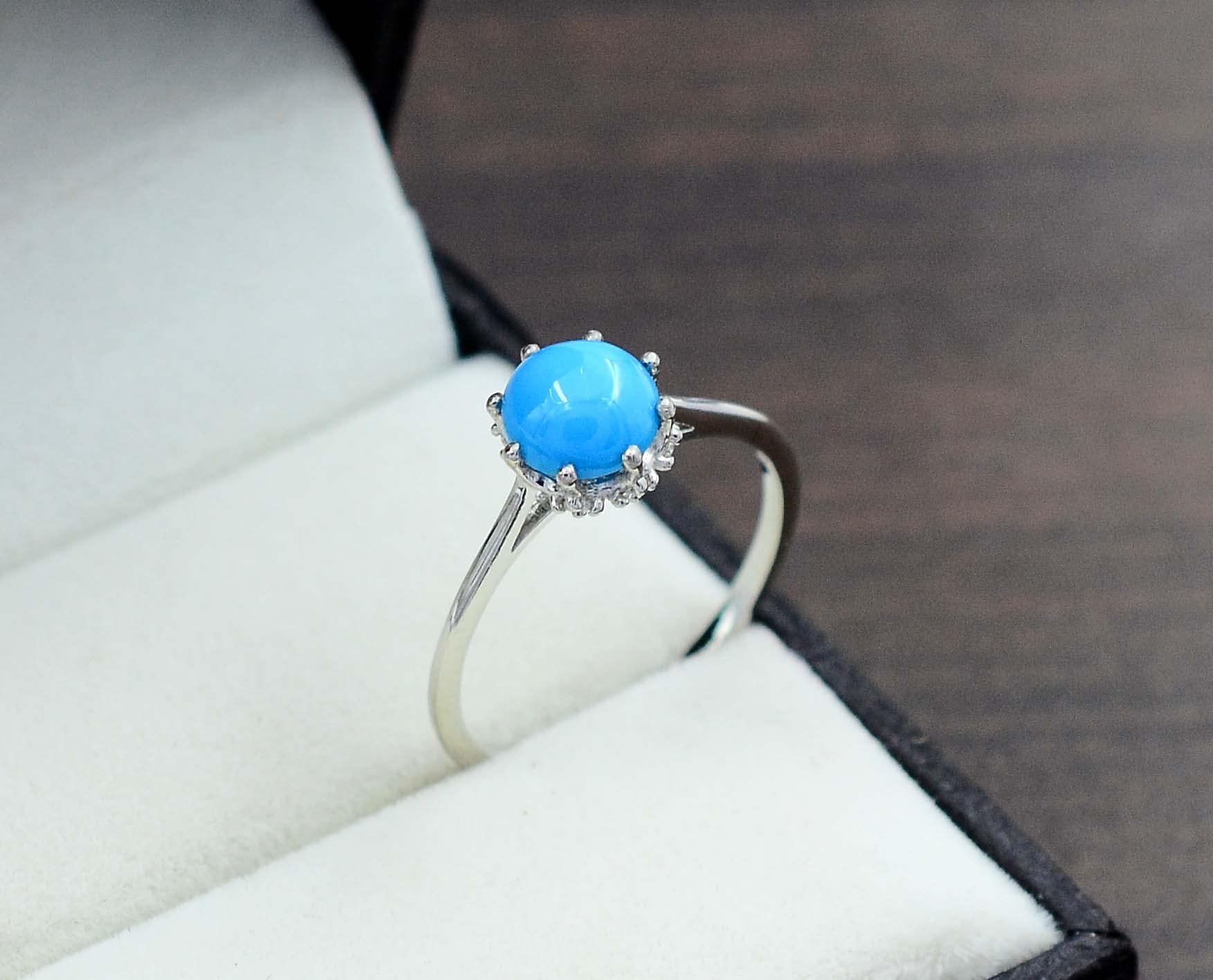 Natural Blue Sleeping Beauty Turquoise Cabochon Gemstone 7 MM Round 925 Sterling Silver December Birthstone Solitaire Unisex Proposal Ring For Engagement Gift (Rhodium Plated Silver, 7.5)