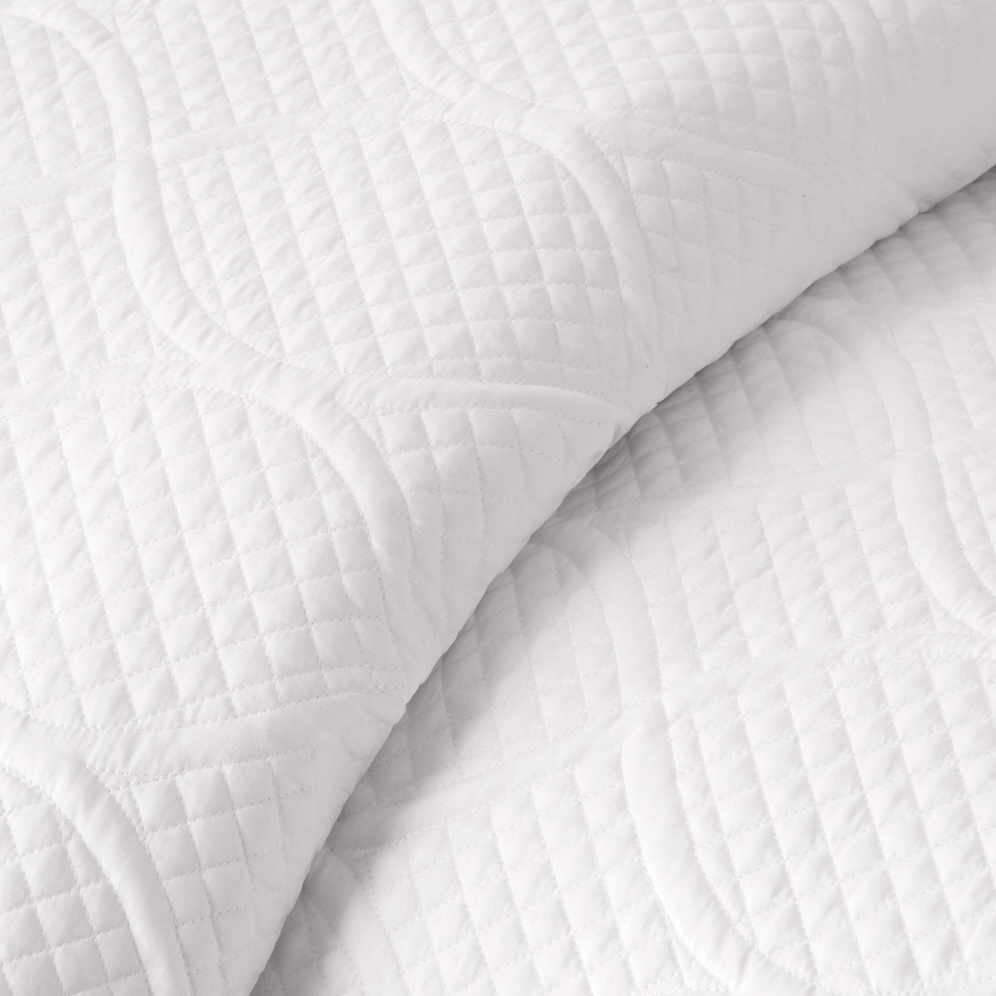 Madison Park Corrine Full/Queen Size Quilt Bedding Set - White, Patterned Texture – 3 Piece Bedding Quilt Coverlets – Ultra Soft Microfiber Bed Quilts Quilted Coverlet