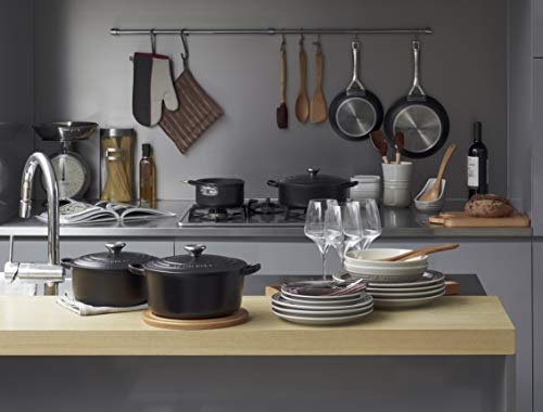 Le Creuset Signature Cast Iron Round Casserole, 26 cm - Satin Black