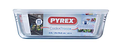 Pyrex Rectangular Dish with Plastic Lid, 2.6L