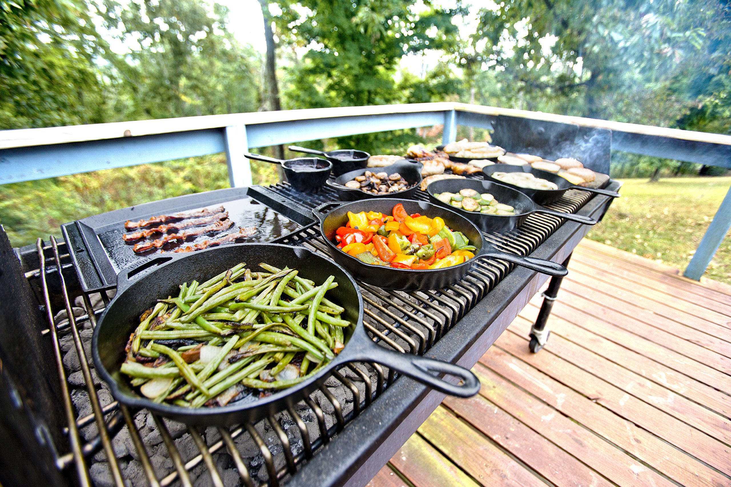 Lodge Seasoned Cast Iron Cookware Set. 2 Piece Skillet Set. (10.25 inches and 6.5 inches)