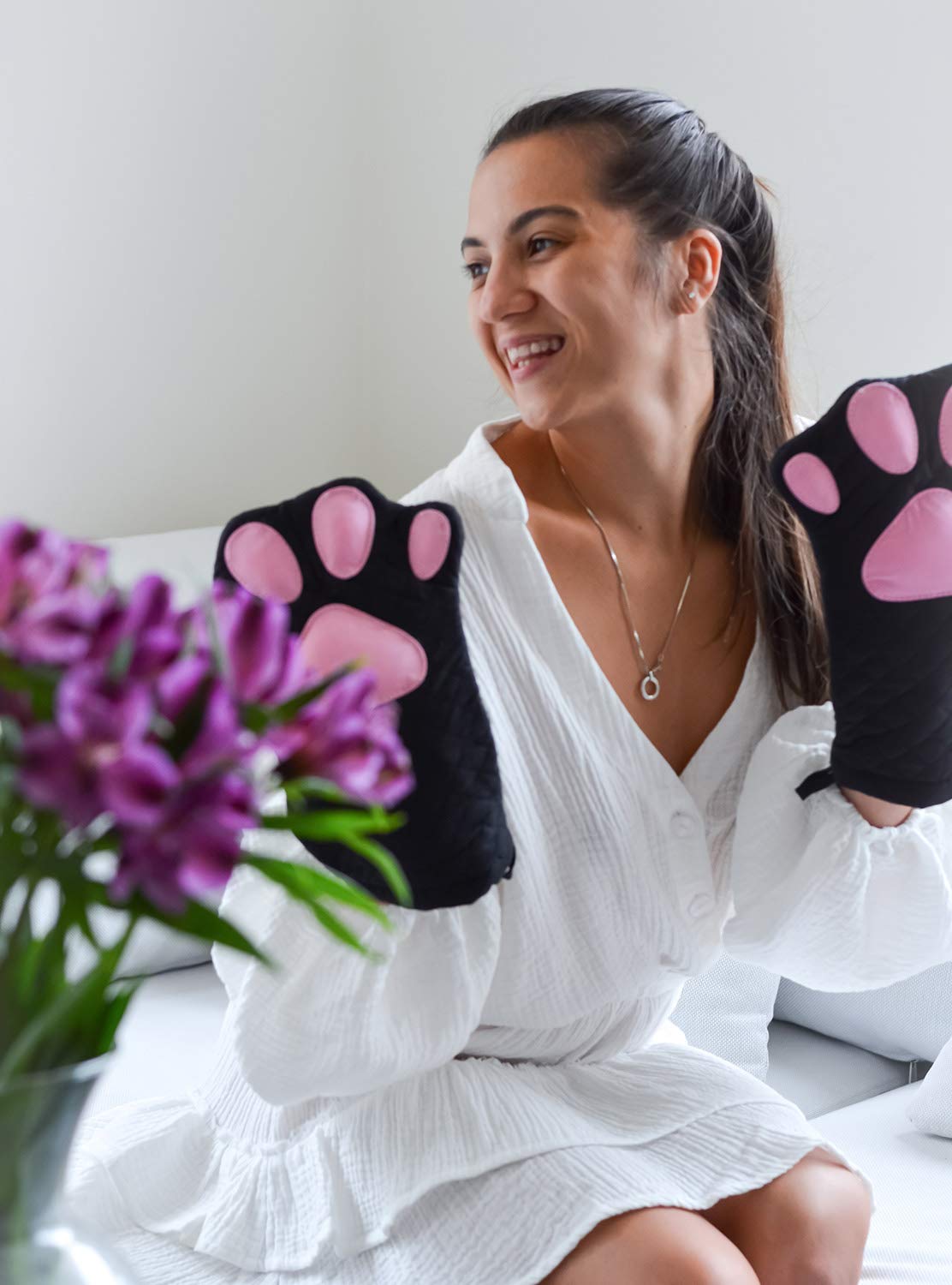 Oven Mitts,Cat Design Heat Resistant Cooking Glove Quilted Cotton Lining- Heat Resistant Pot Holder Gloves for Grilling & Baking Gloves BBQ Oven Gloves Kitchen Tools Gift Set BBQ,Microwave (Black)