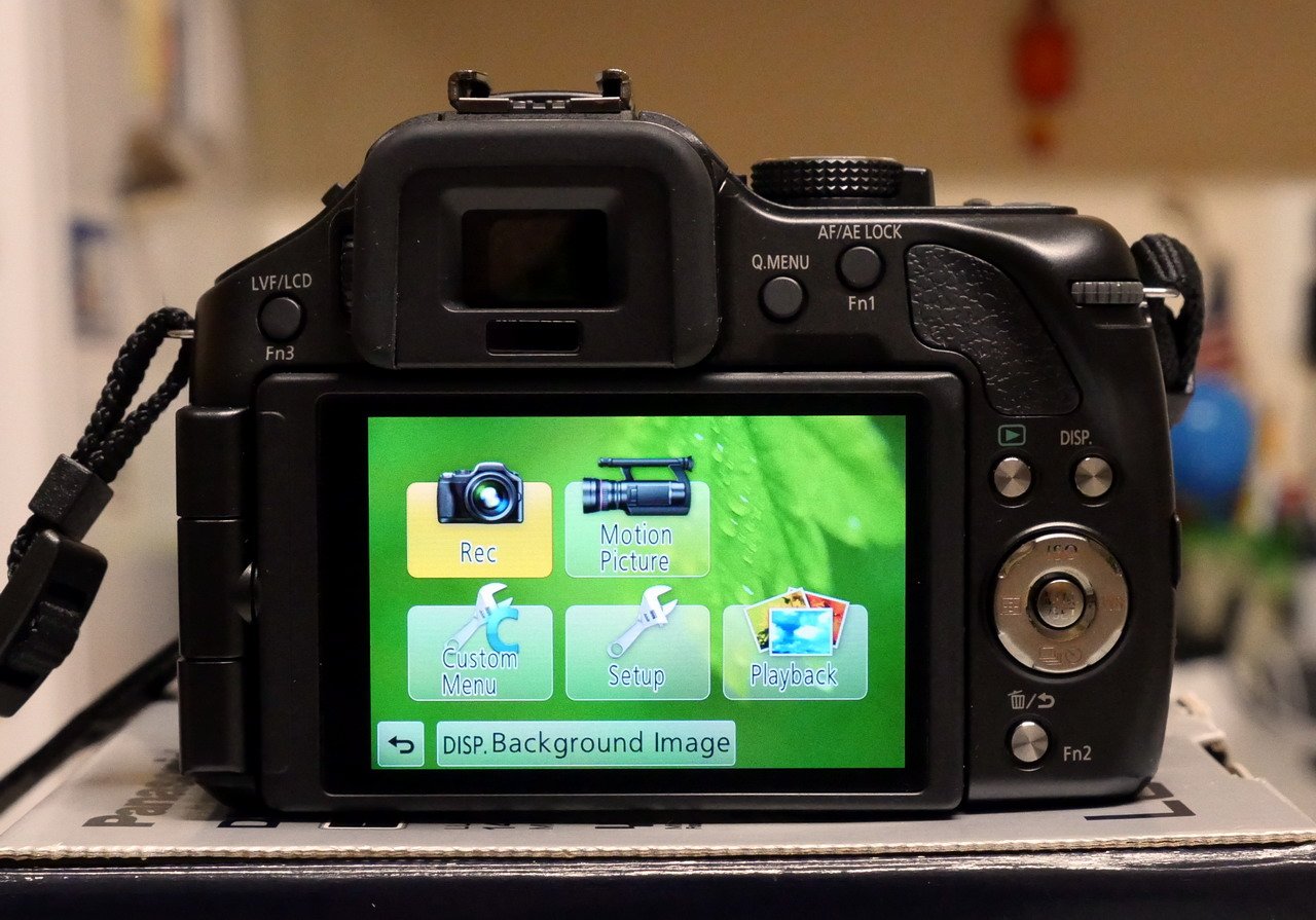 Panasonic DMC-G5KBODY 16MP SLR Camera with 3-Inch LCD - Body Only (Black)