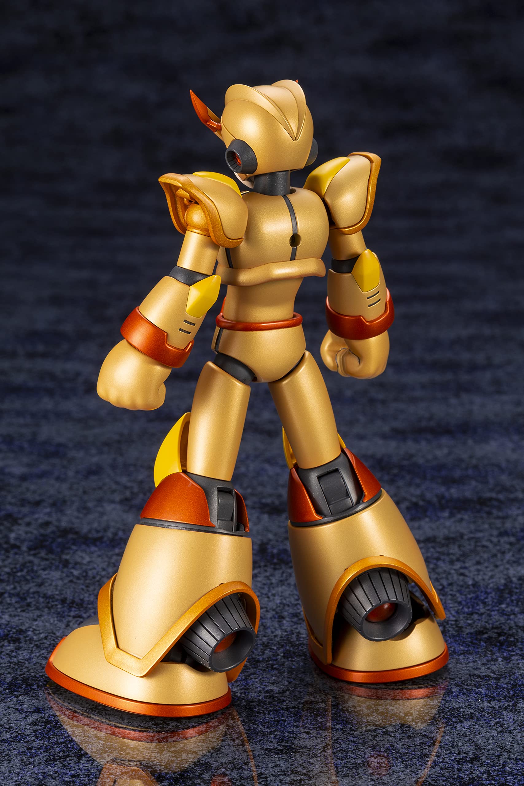 Kotobukiya Mega Man X: Max Armor (Hyper Chip Version) Plastic Model Kit, Multicolor