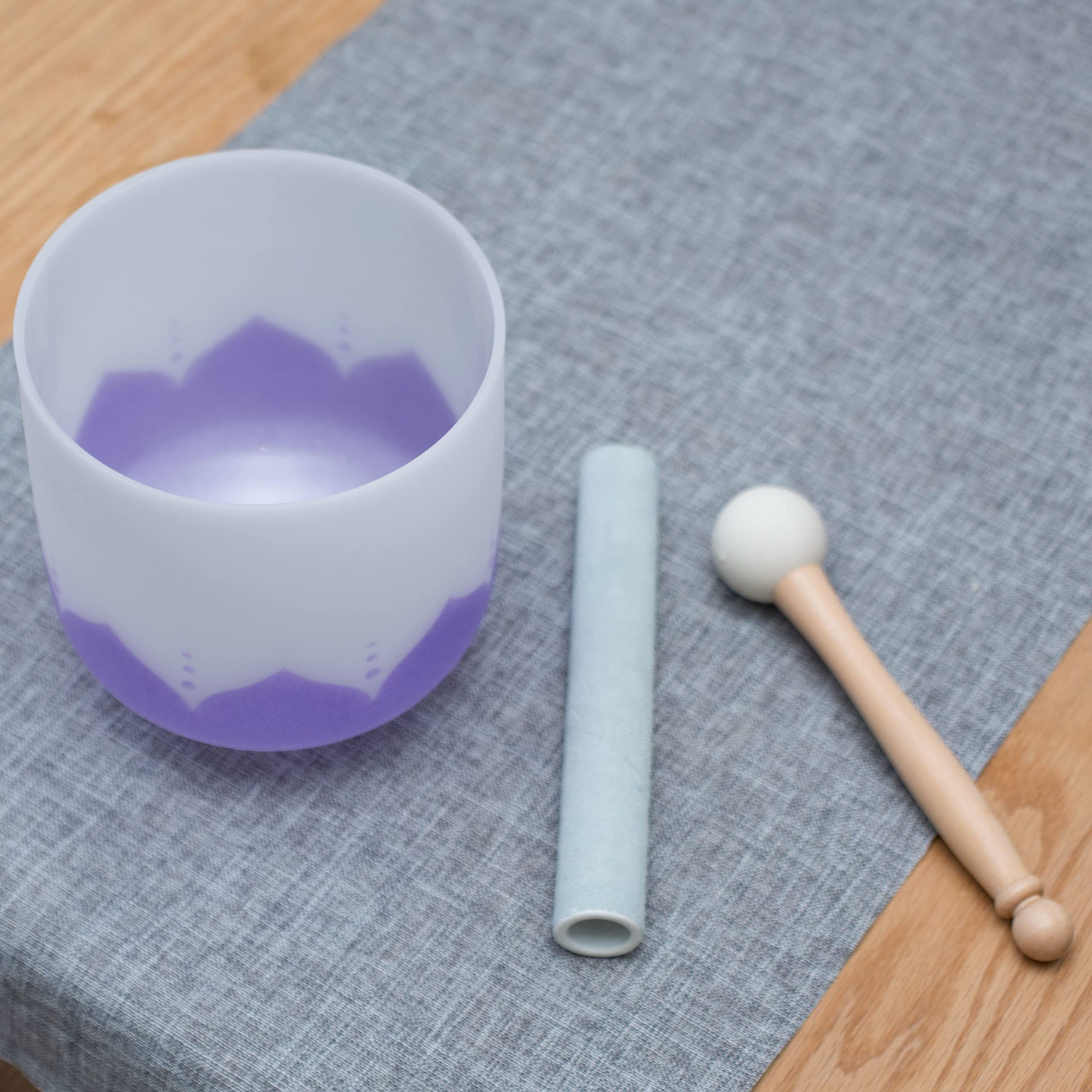 Leize Quartz Crystal Singing Bowl 432hz B Note Crown Chakra Violet Lotus Design 6" Wide with Suede Striker