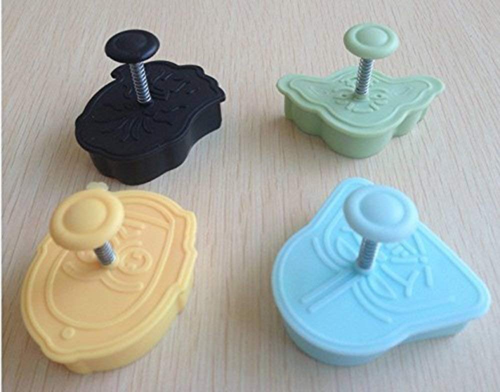 Set of 4 Star Wars Plunger Cookie Cutters - Darth Vader, C-3PO, Yoda and Chewbacca - Amazing Cake Mold Decoration Tool For Baking in Kitchen - Multi-Colour