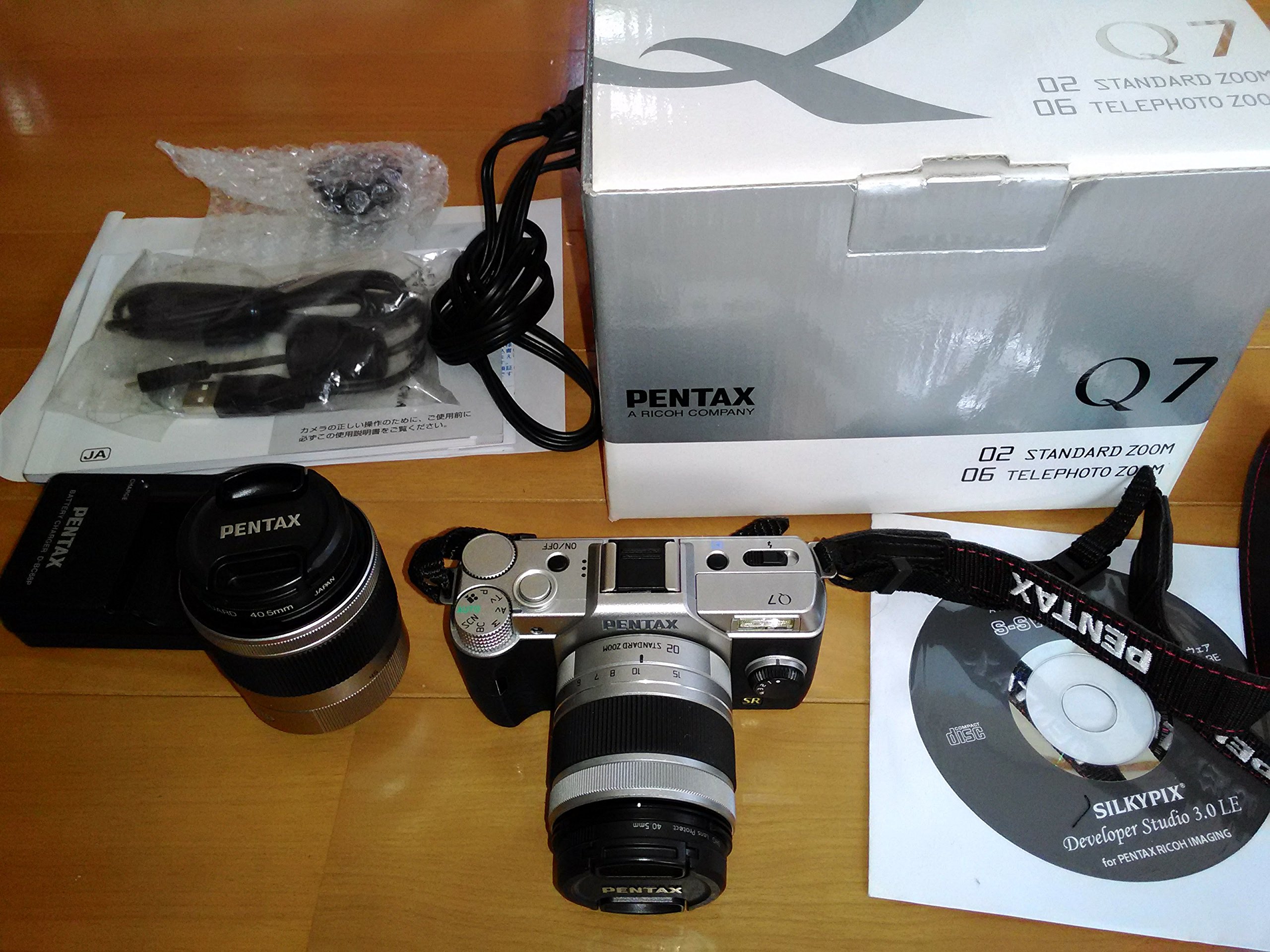 PENTAX Interchangeable Lens Mirror Q7 Double Zoom kit [Standard Zoom 02 Standard Zoom ? telephoto Zoom 06 TELEPHOTO Zoom] Silver Q7 Silver WZOOM KIT 11533