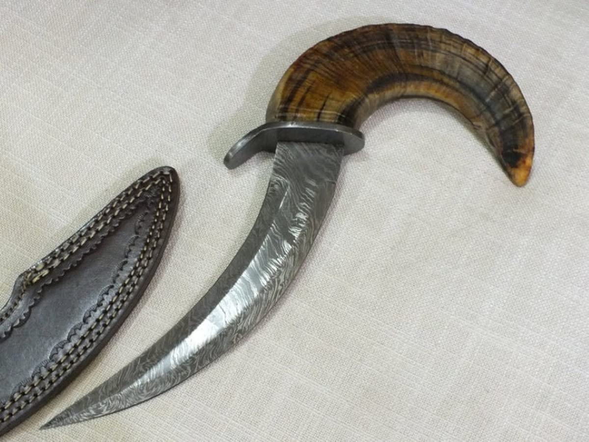 PSK73 - Handmade Damascus Knife Hunting knife 100% Handmade Damascus, Handle Ram Horn