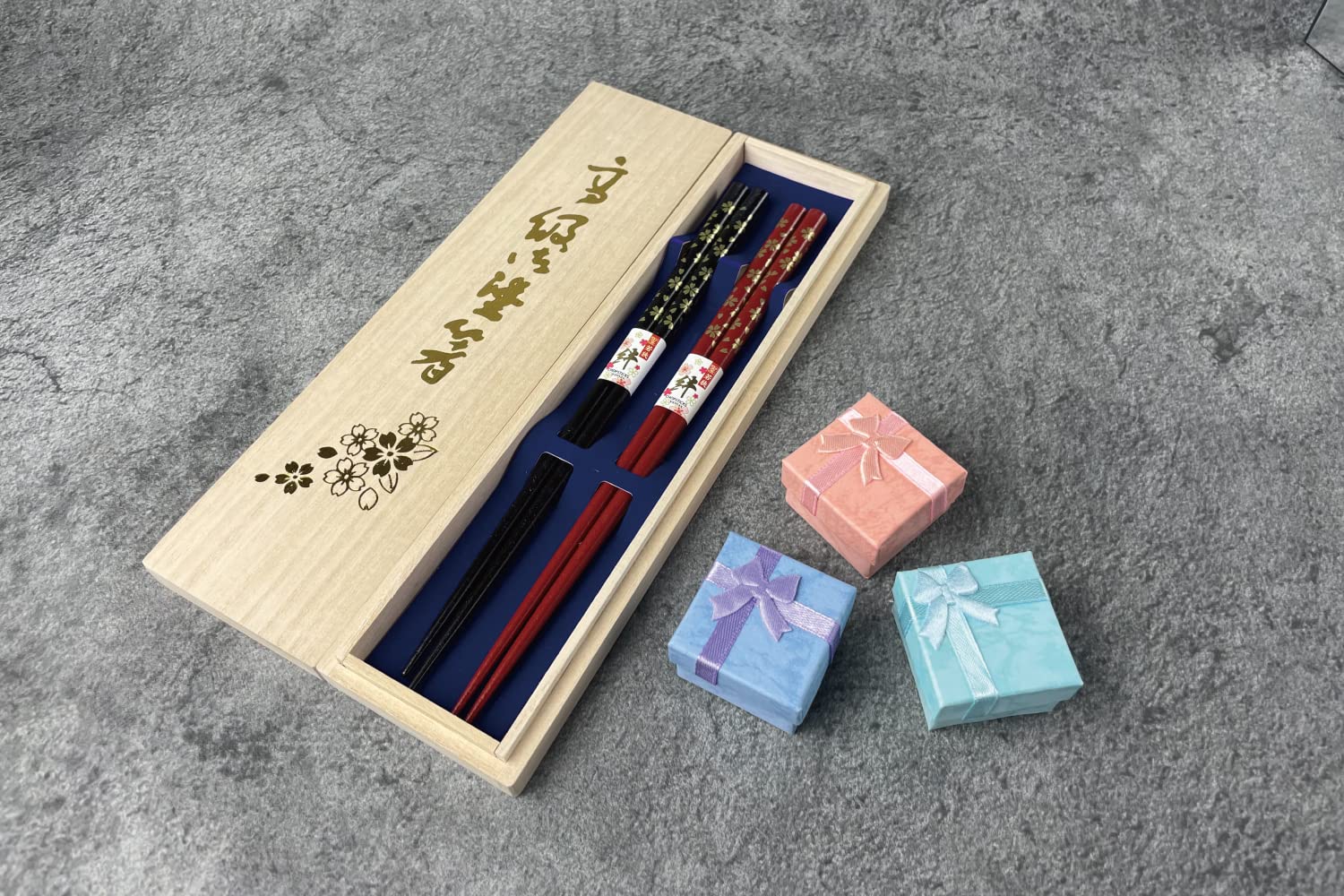 Premium Japanese Chopsticks Reusable 2prs Set [ Made in Japan ] Traditional Lacquer Art Wooden Chopsticks A (Golden Floret BK/RD(2KR006))