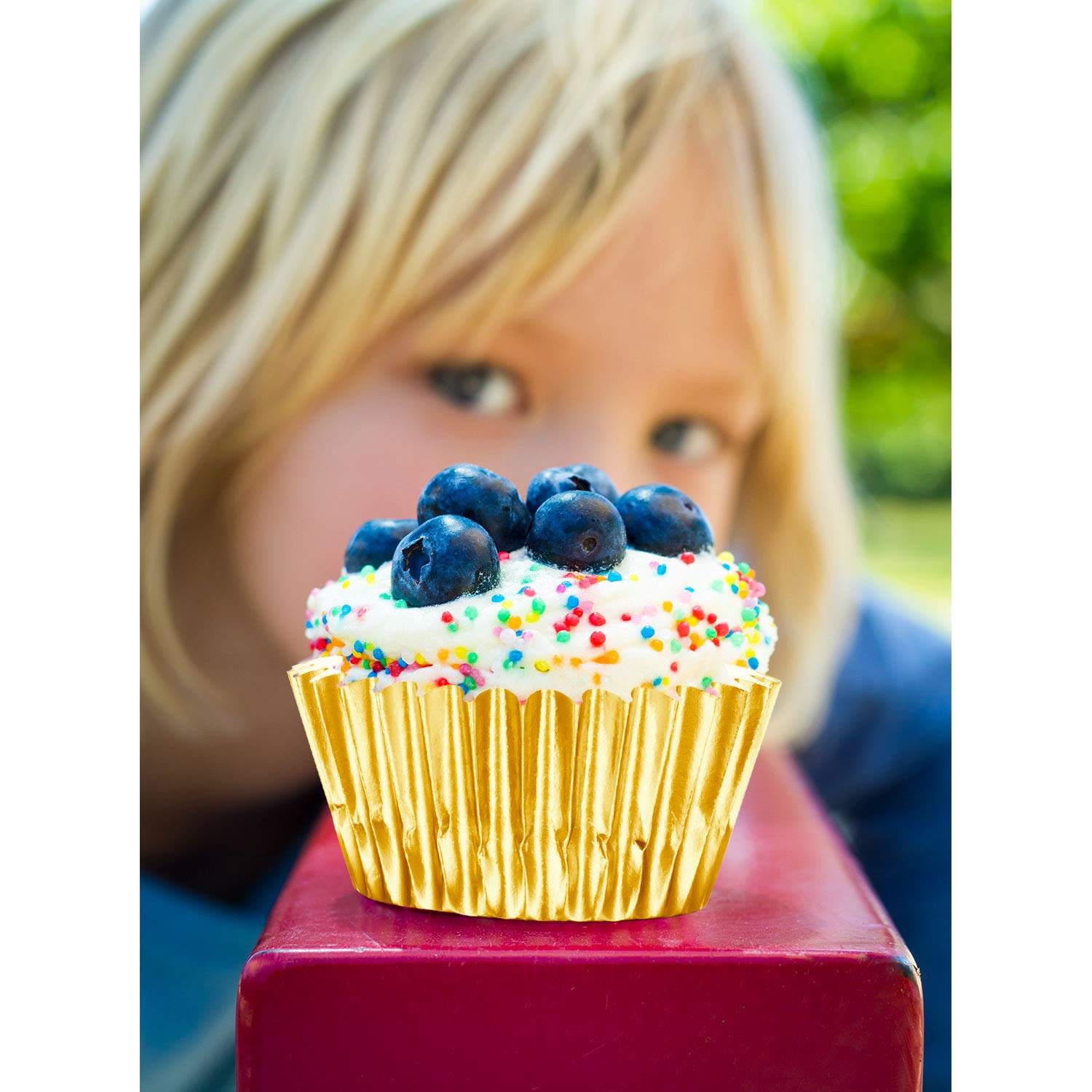Sumind 400 Pieces Cupcake Liners Mini Foil Metallic Liners Muffin Paper Cases Baking Cups Wrapper Colored Cupcake Chocolates Making for Holiday Wedding Party Baby Showers(Gold)