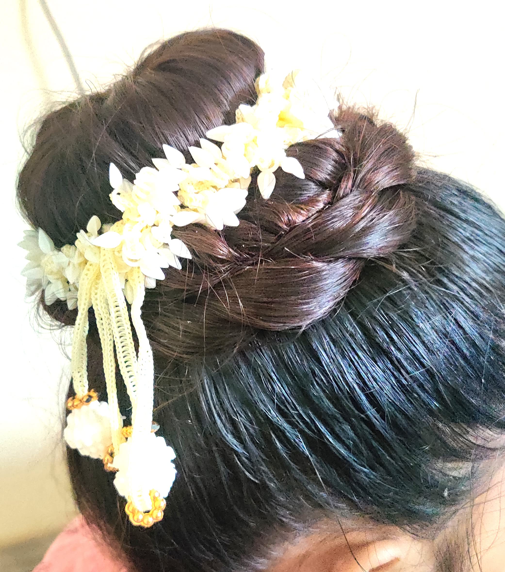 Pretty Charming Artificial Multipurpose Hair Gajra Bands (Set of 12 Gajra Bands)