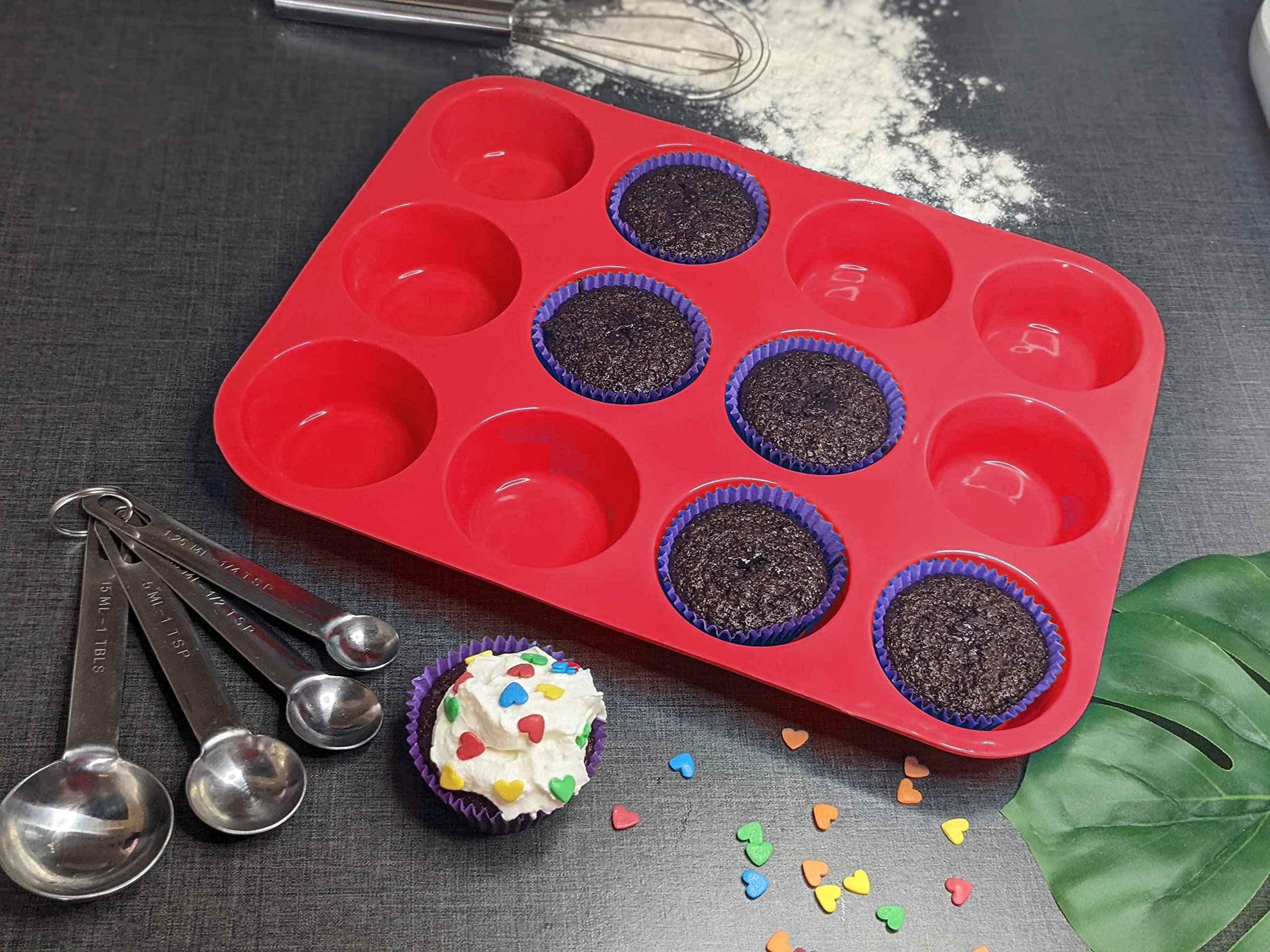 SAMZAREULO Silicone Muffin Pan - 12 Cups Regular Cupcake Pan