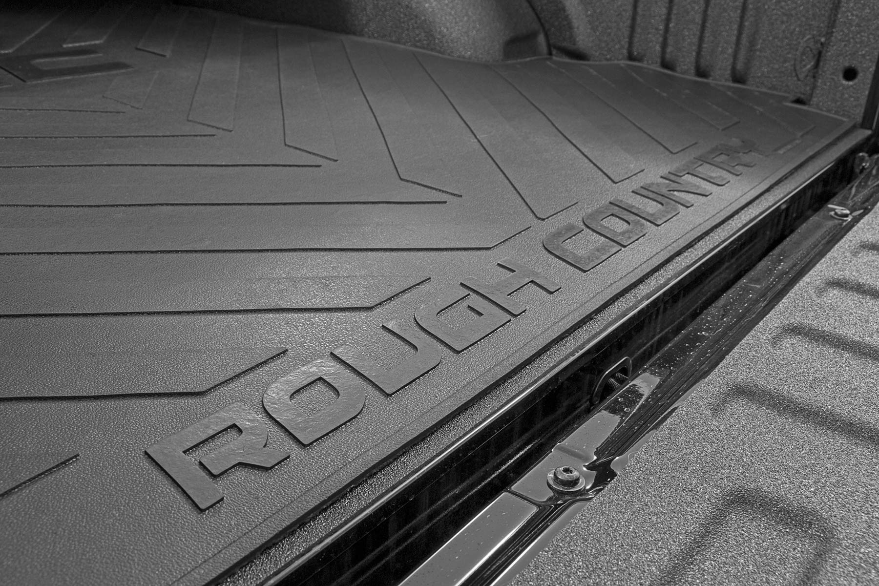 Rough Country Rubber Bed Mat for 2019-2023 Chevy/GMC 1500 | 5'10" Bed - RCM683