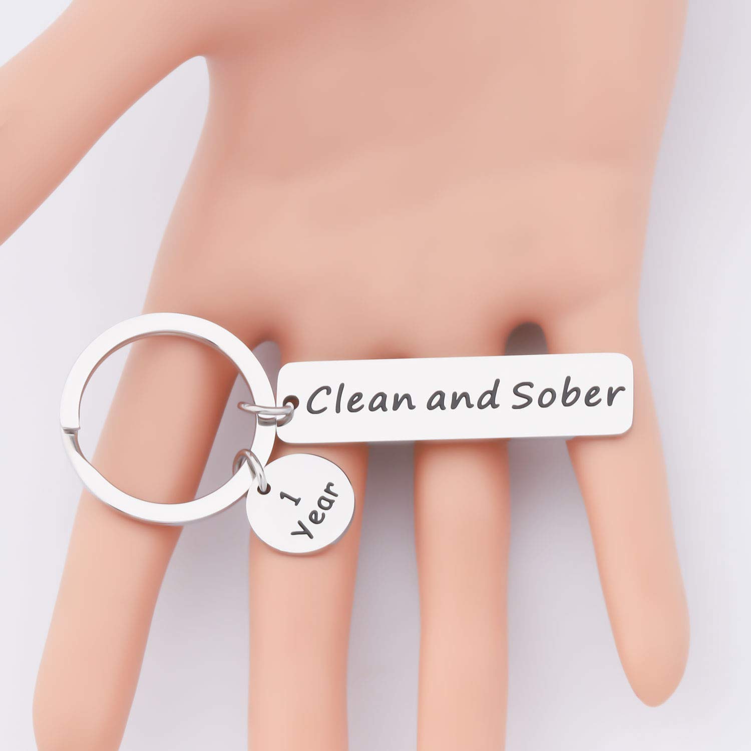 MAOFAED Sobriety Anniversary Keychain Sobriety Gift AA NA Recovery Jewelry Clean And Sober Encouragement Gift (clean sober 1year)