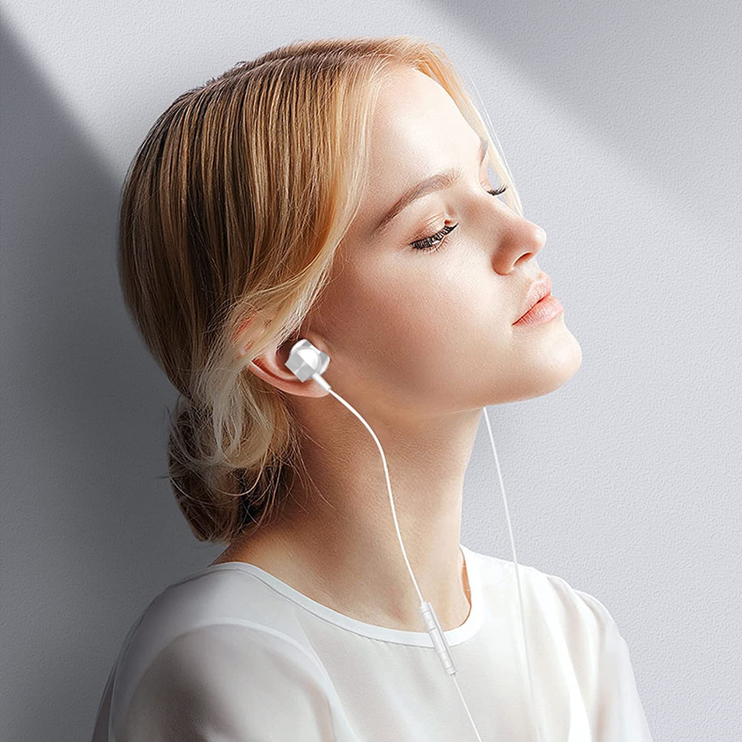 Meifox Lightning Earbuds for iPhone, Quad Dynamic Noise Reduction Driver Earphones, MFi Certified Wired Earbuds with Microphones, Headphones for iPhone 13/12/11/11 Pro/Max/X/XS Max/XR/8/7 (Silvery)