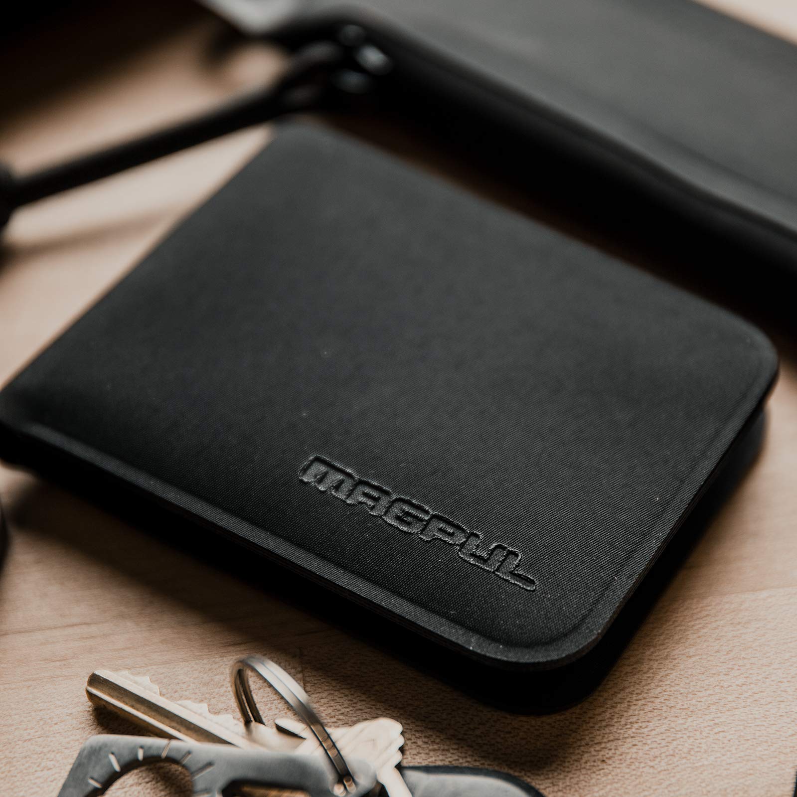 Magpul unisex-adult Polymer DAKA Bifold Tactical Minimalist Cash and Card Holder Wallet EDC Gear, Black