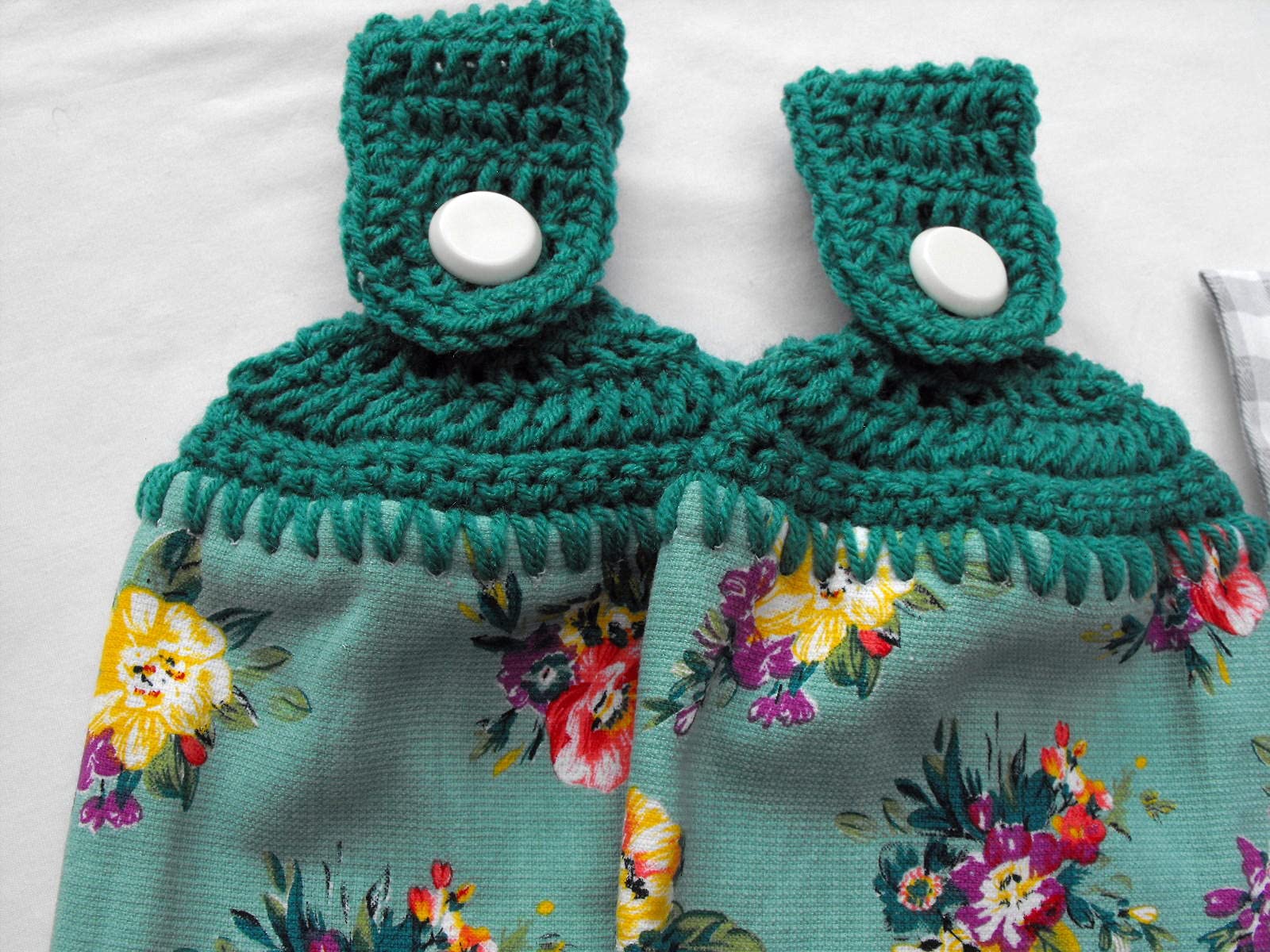 THE PIONEER WOMAN SWEET ROMANCE KITCHEN TOWEL SET - 2 HANGING TOWELS + COOK YOUR HEART OUT TOWEL