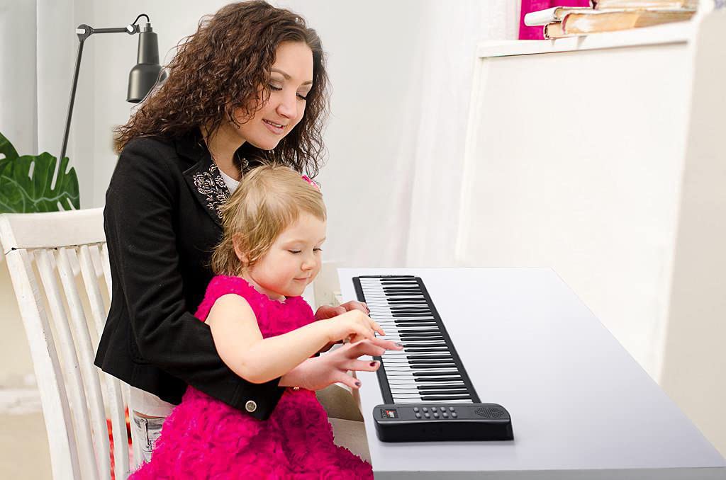 Lujex 61 Keys Roll Up Piano keyboard piano Upgraded Portable Rechargeable Electronic Hand Roll Piano With Environmental Silicone Piano Keyboard for Beginners (Black)